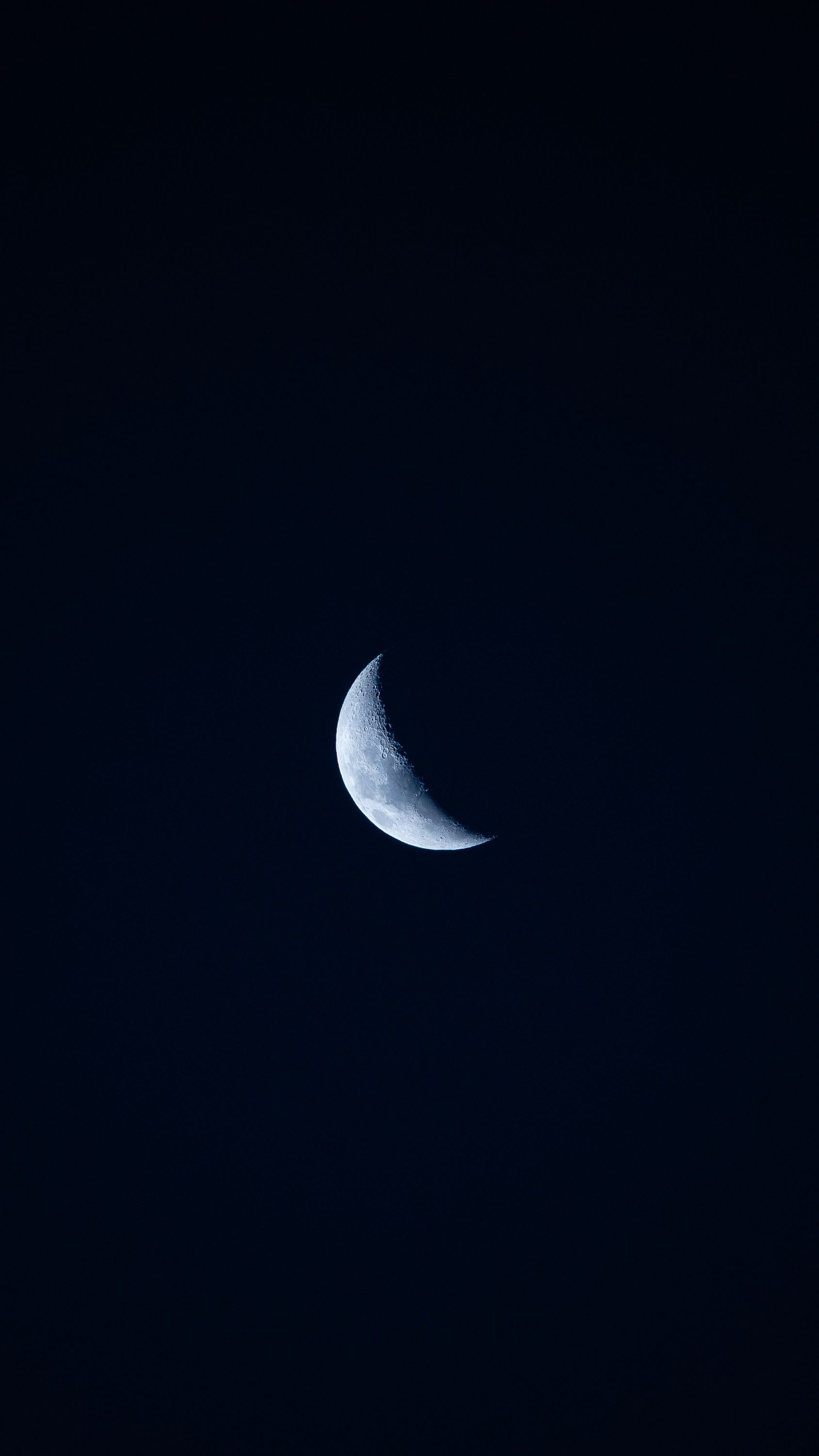 Night Sky View of Waning Crescent Moon · Free Stock Photo