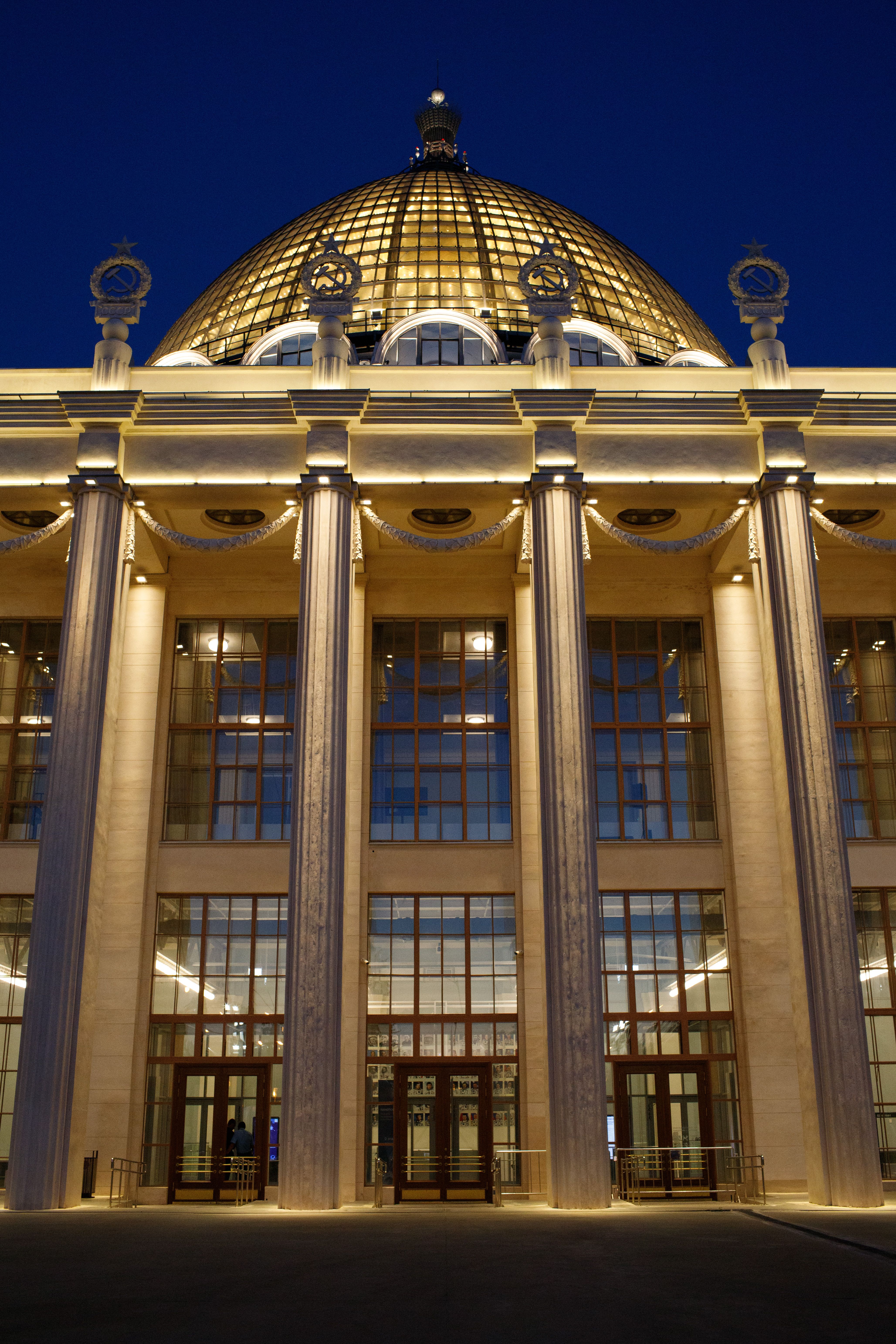 Illuminated Architectural Dome at Night · Free Stock Photo