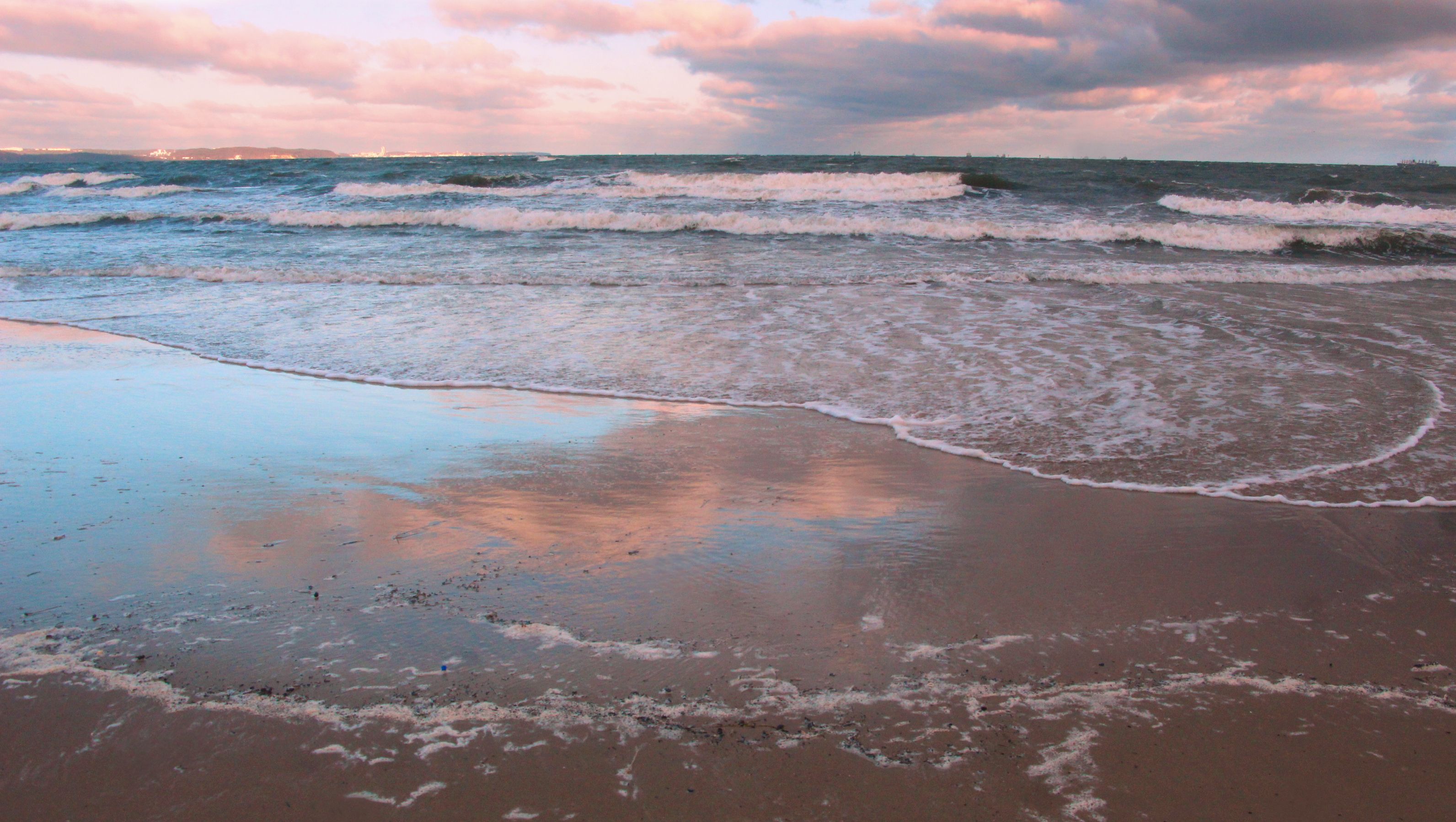 Calm Sea Waves And Sunset Photos, Download The BEST Free Calm Sea Waves ...