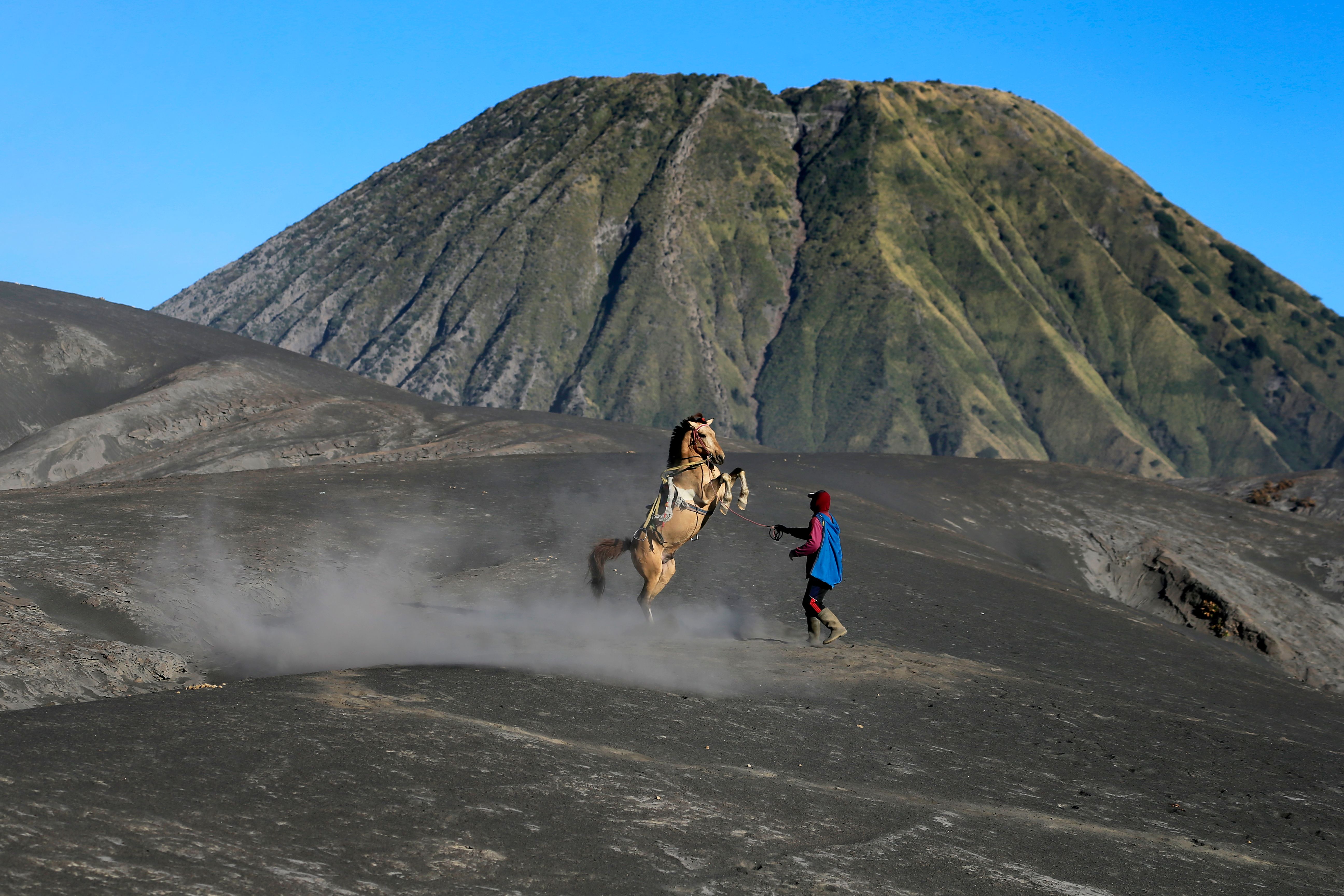 Animasi Mount Photos, Download The BEST Free Animasi Mount Stock Photos ...
