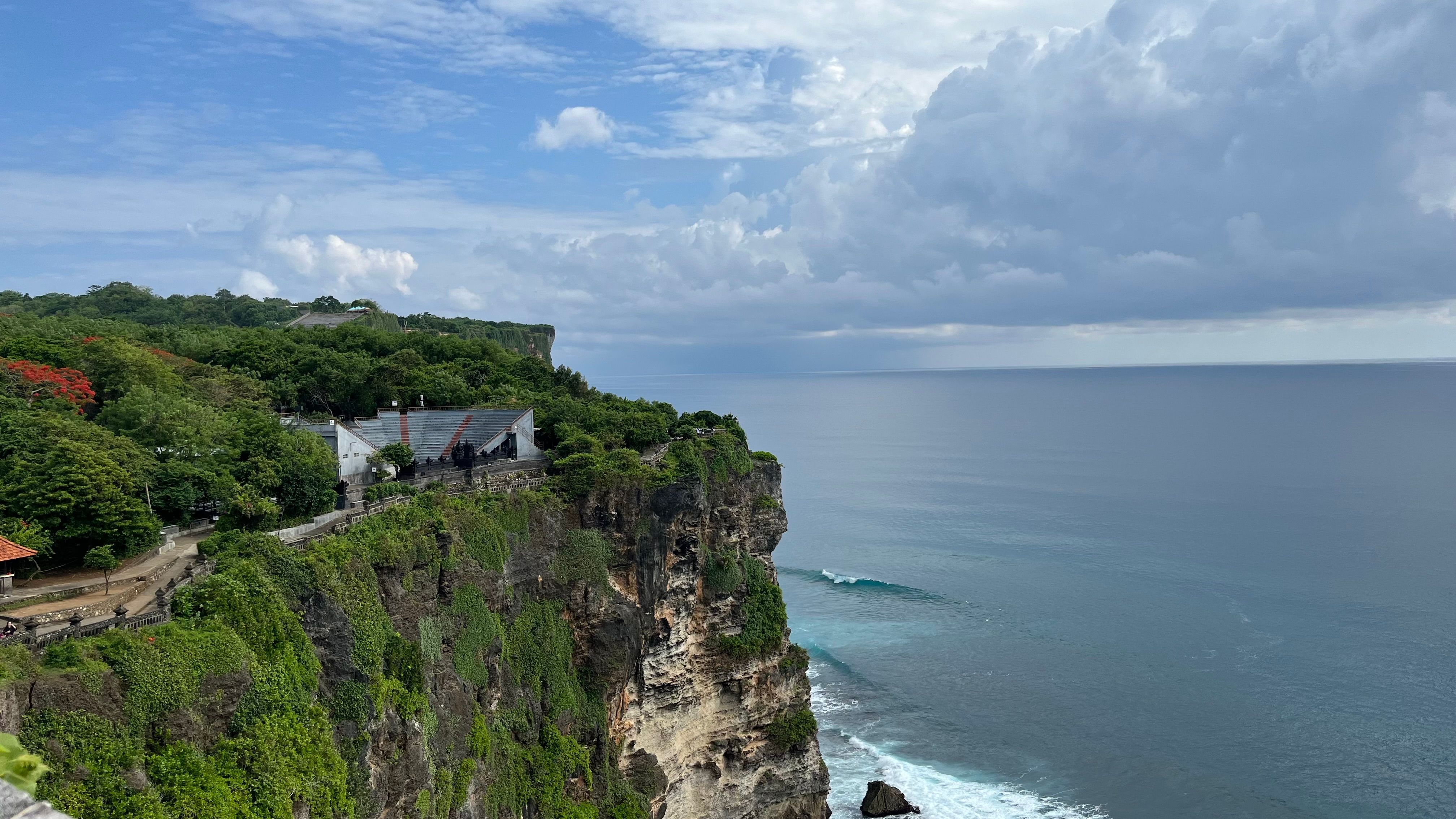Scenic Clifftop View at Uluwatu Temple, Bali · Free Stock Photo
