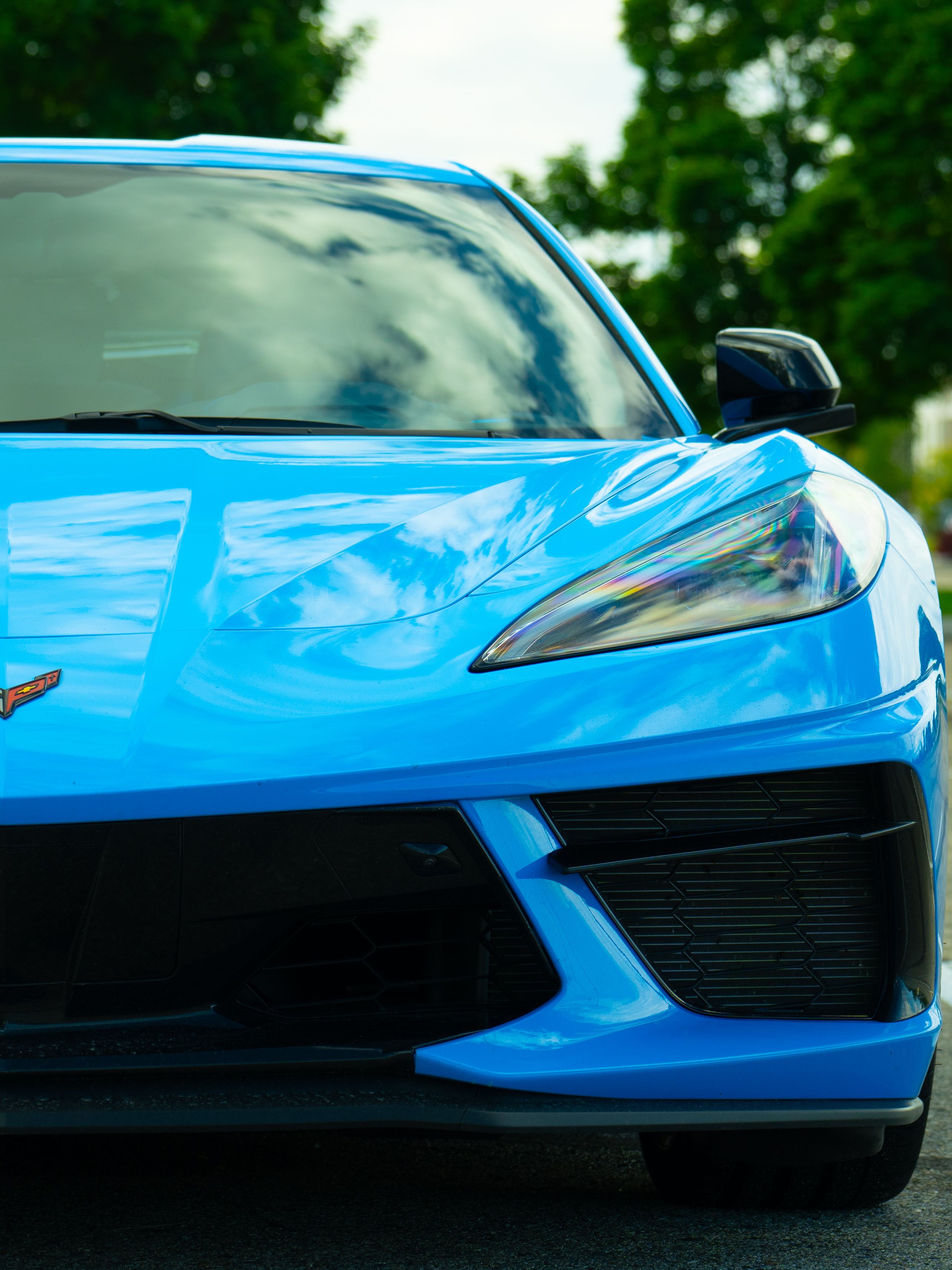 Mobil Sport Biru Elegan Di Hari Yang Cerah · Foto Stok Gratis