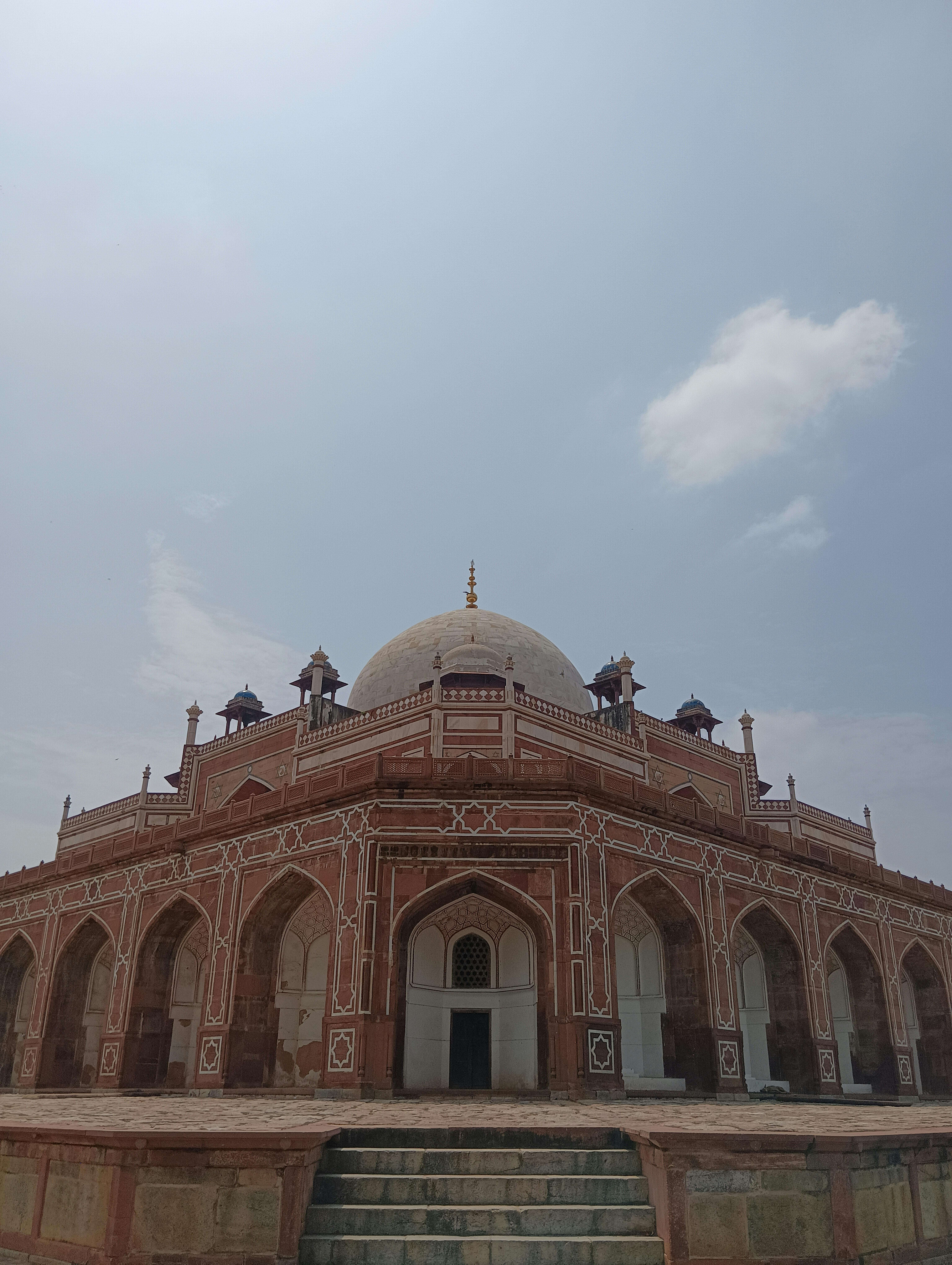 Humayun's Tomb in New Delhi Under a Bright Sky · Free Stock Photo