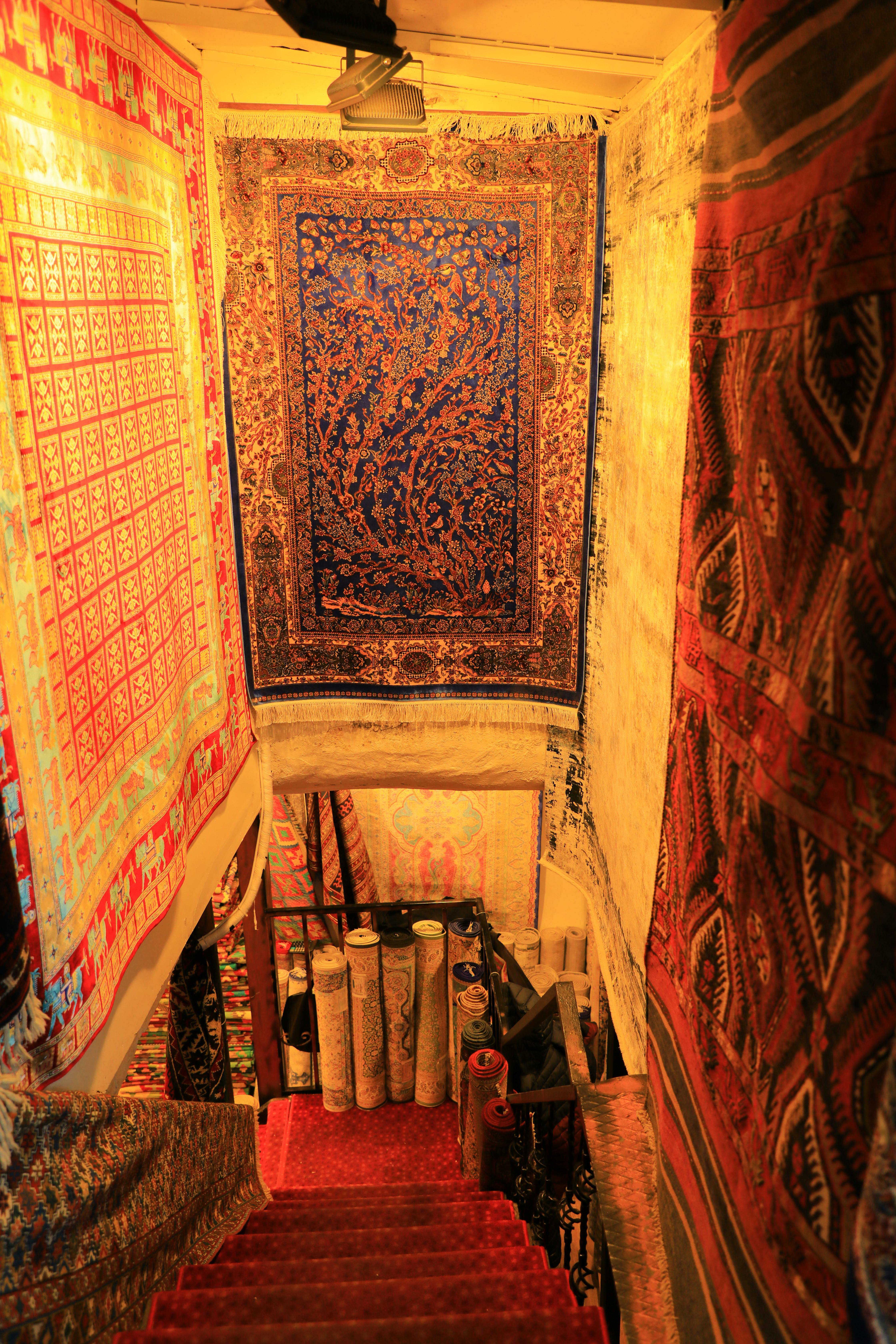 Beautifully Displayed Turkish Carpets in İstanbul Shop · Free Stock Photo