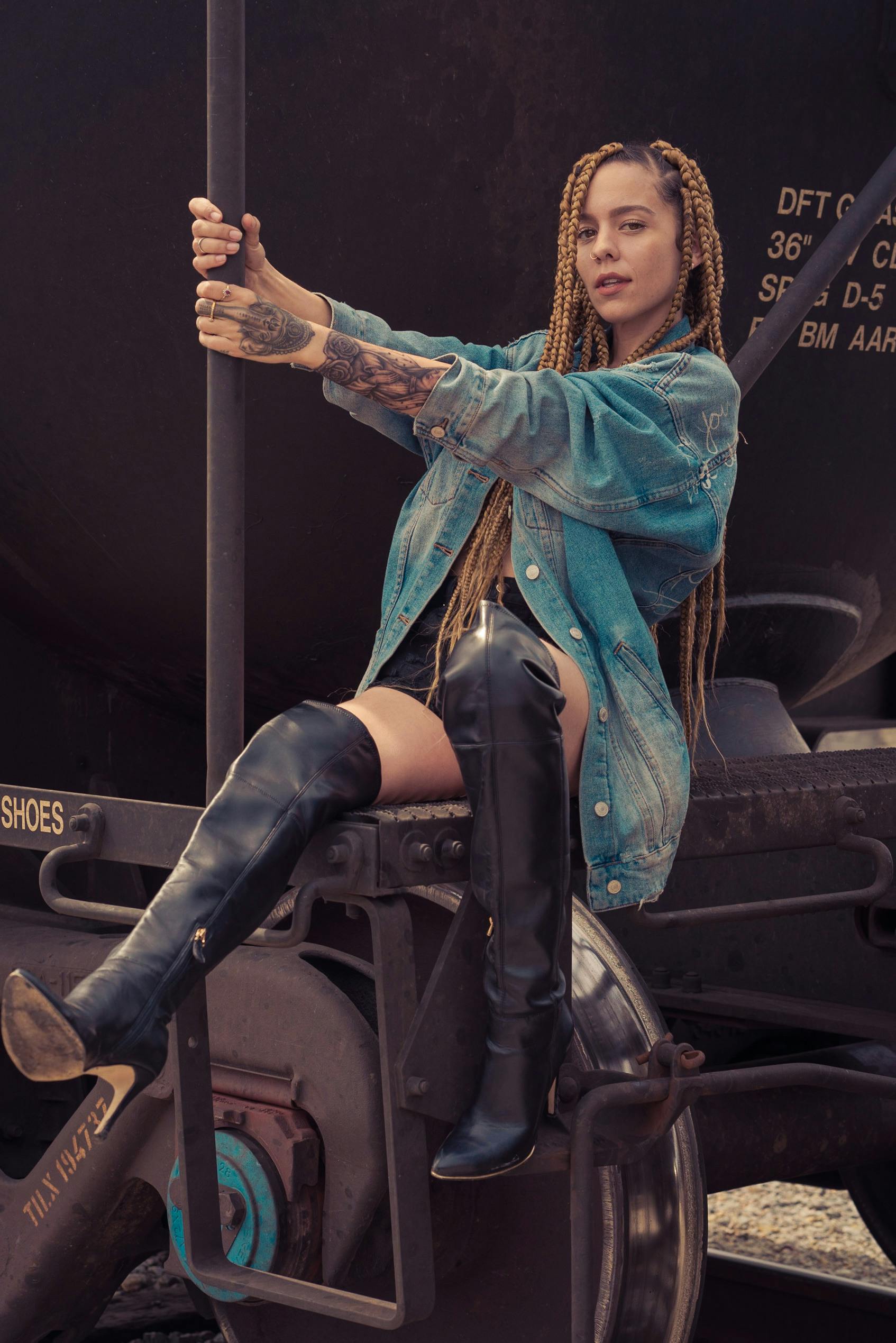 Latina Gif Photos, Download The BEST Free Latina Gif Stock Photos & HD ...