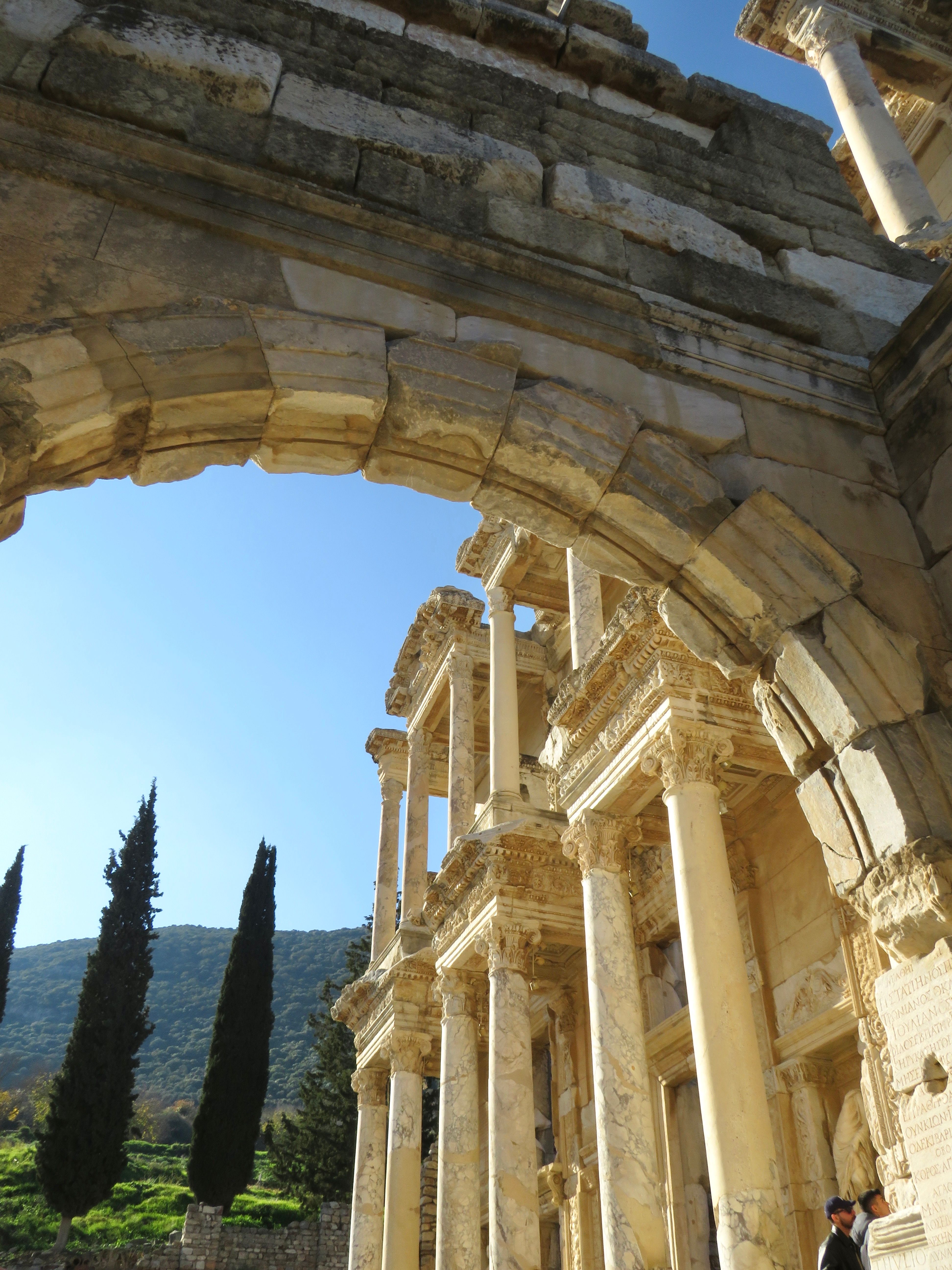 Ancient Roman Ruins at Ephesus in İzmir, Türkiye · Free Stock Photo