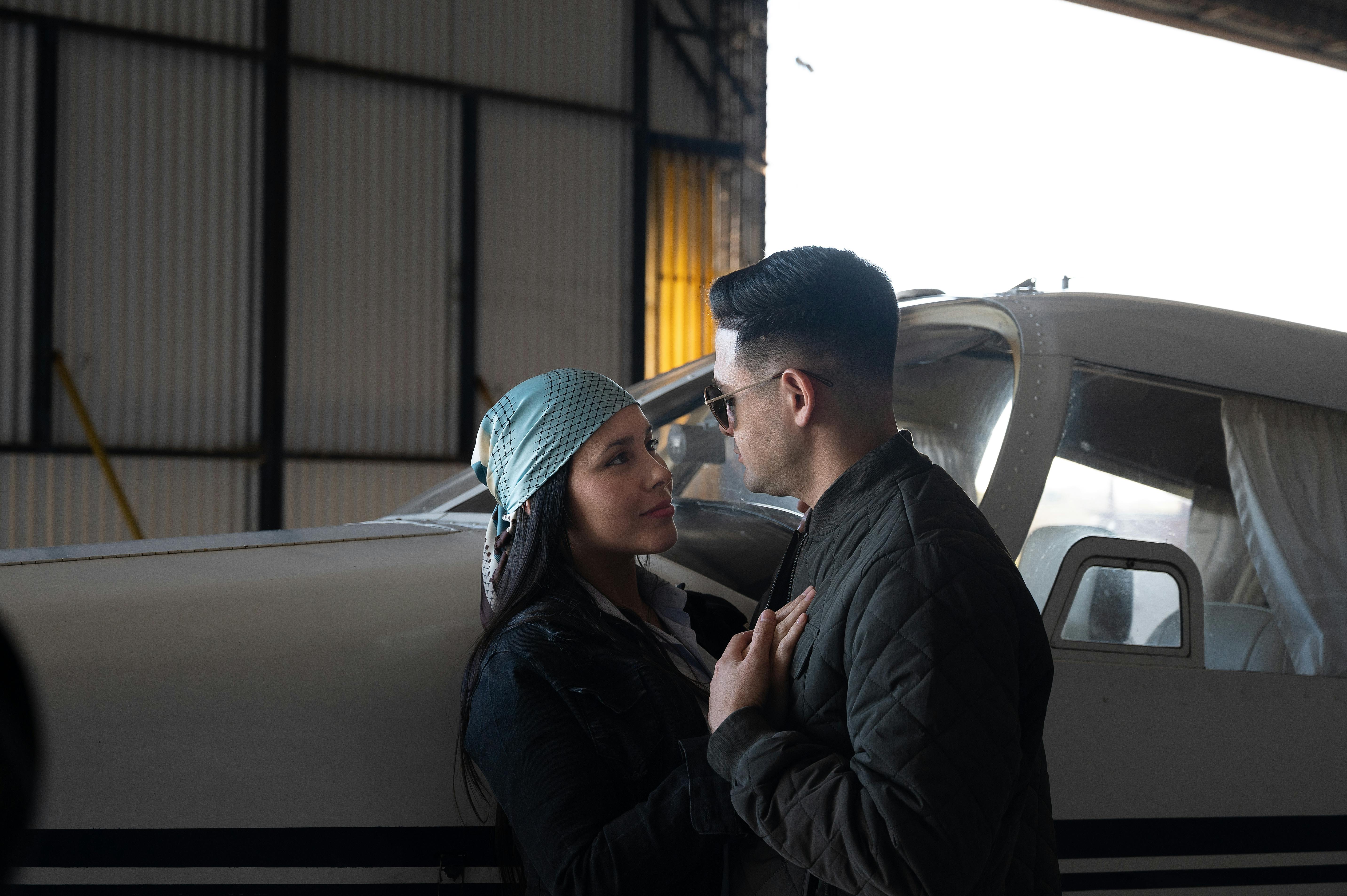 Male & Feamle Romantic Movment Photos, Download The BEST Free Male ...