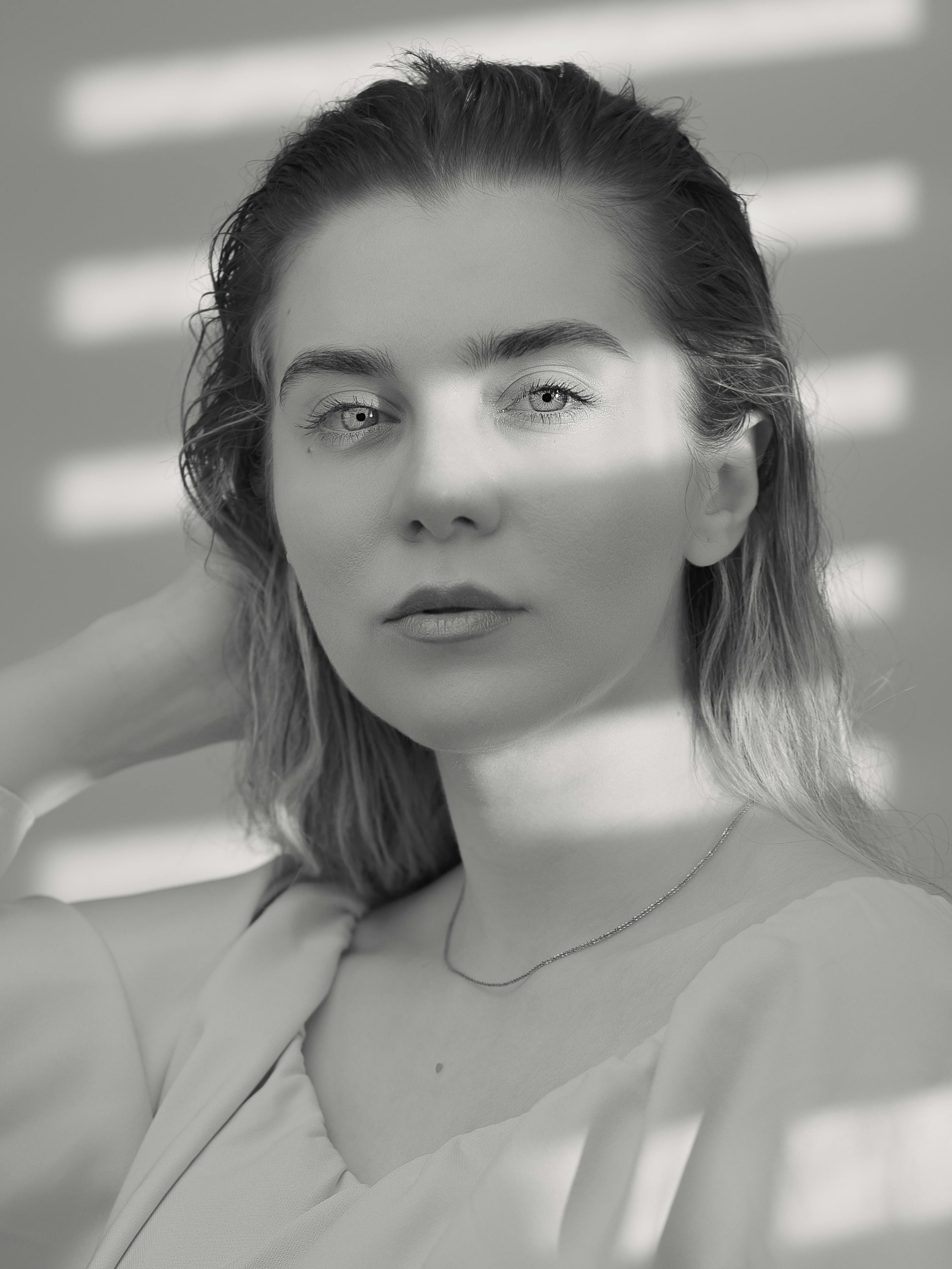 Solo+Photoshoot+Full+Body Photos, Download The BEST Free Solo ...