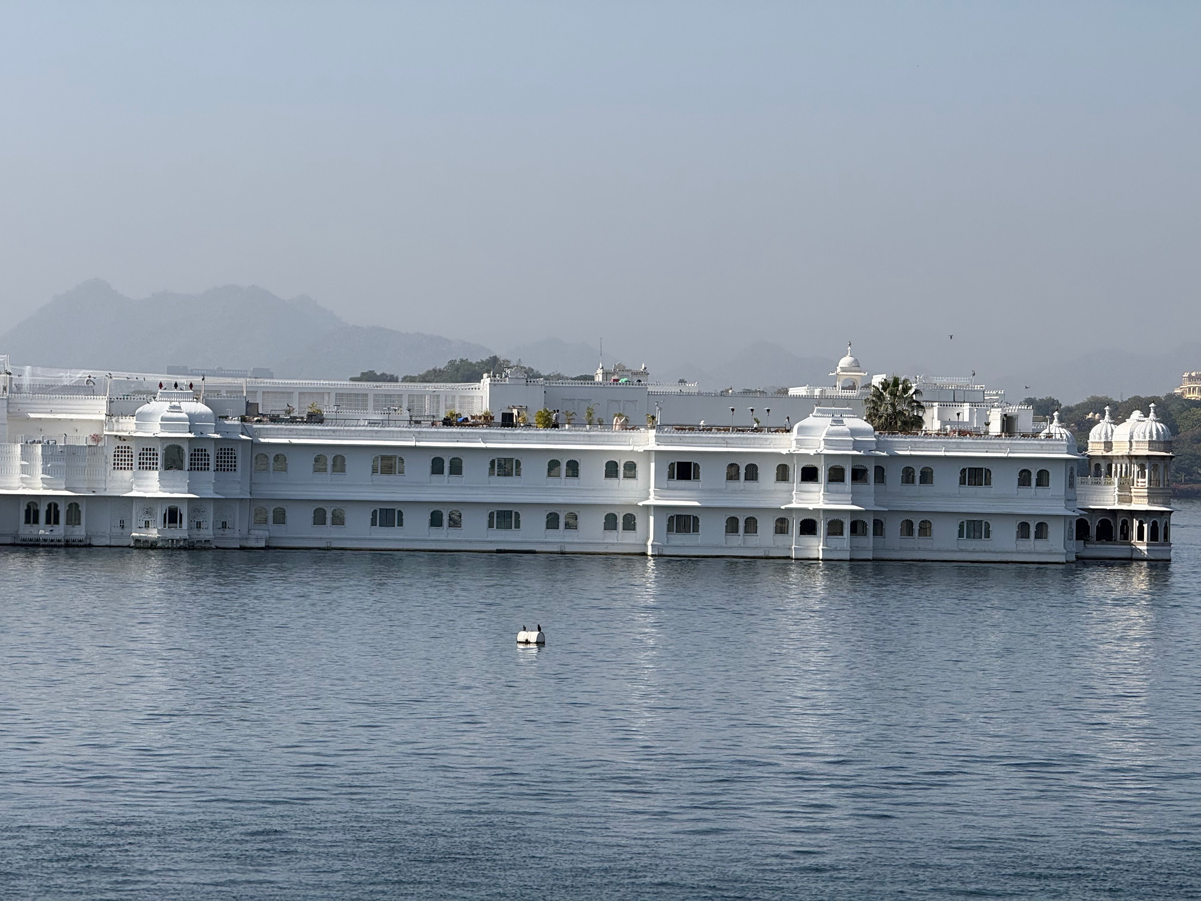 Majestic View of Lake Palace in Udaipur, India · Free Stock Photo