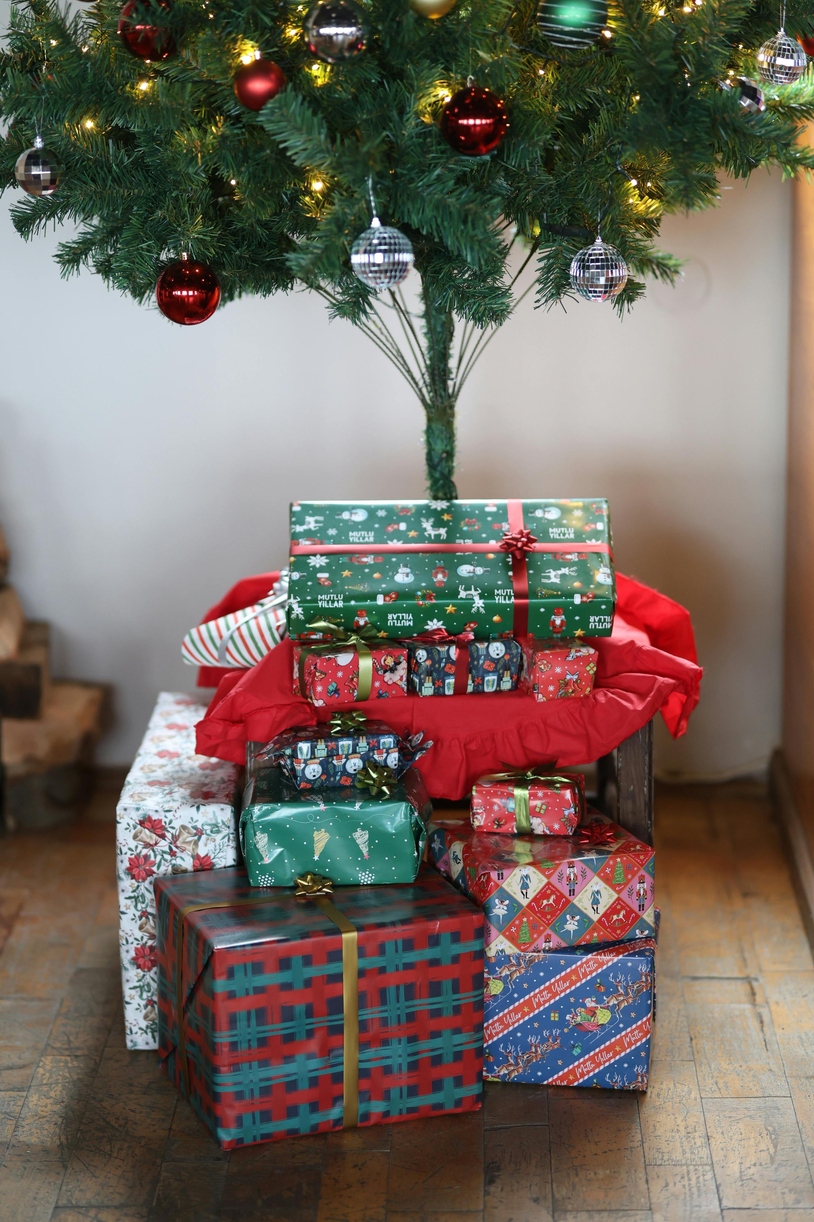 Secret Santa Photos, Download The BEST Free Secret Santa Stock Photos ...