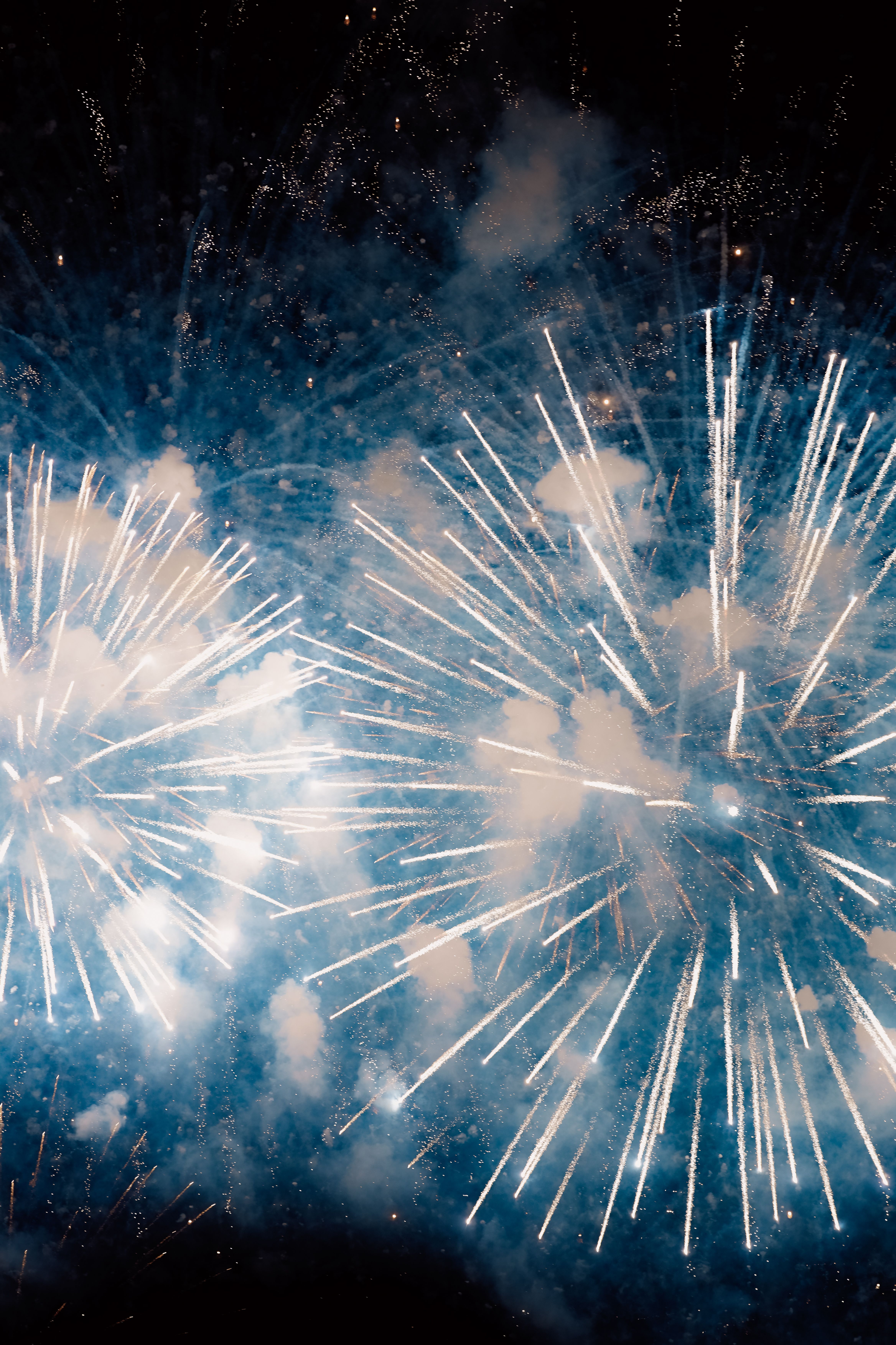 Fireworks In The Night Sky Photos, Download The BEST Free Fireworks In ...