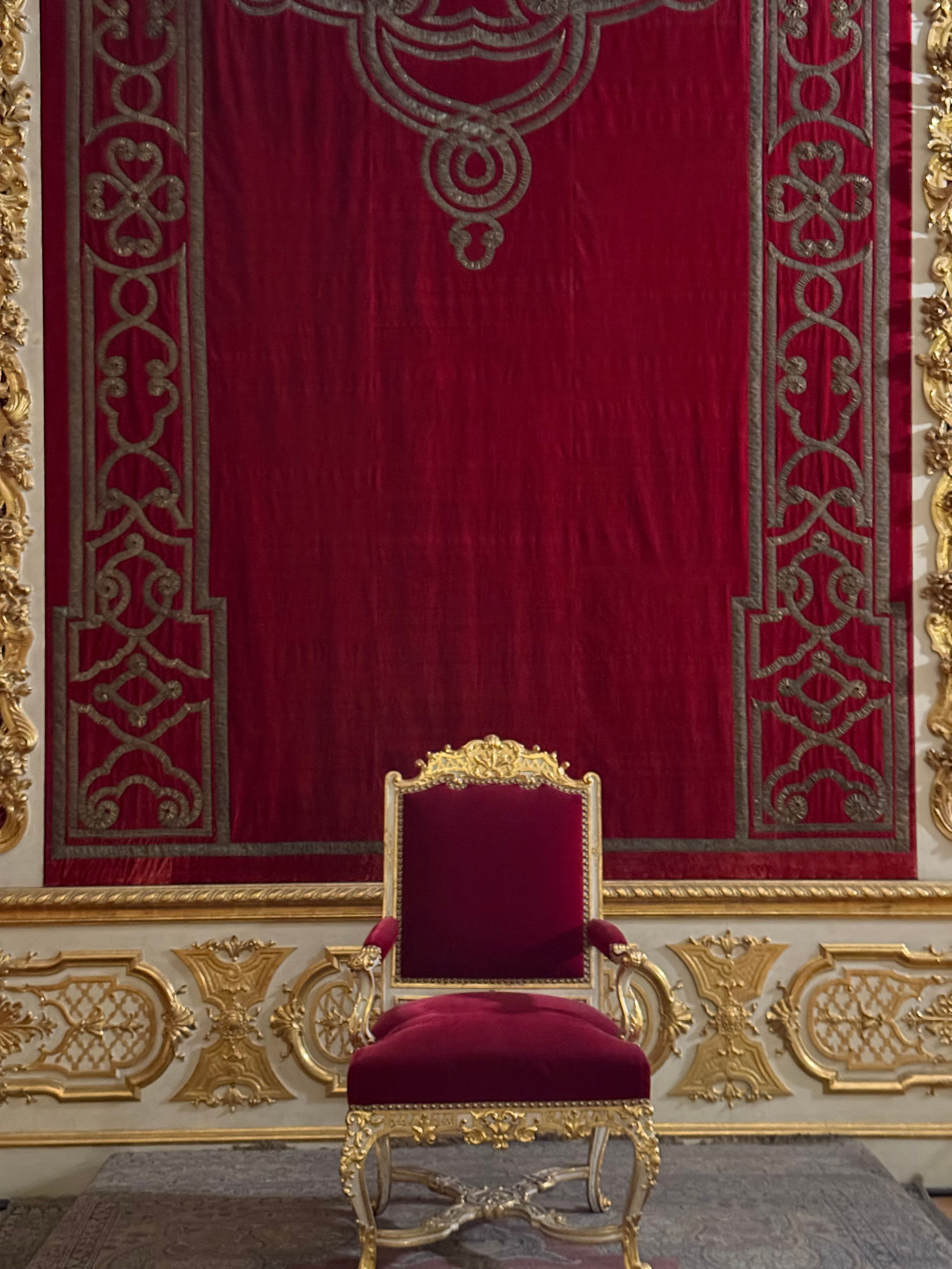 Throne Photos, Download The BEST Free Throne Stock Photos & HD Images
