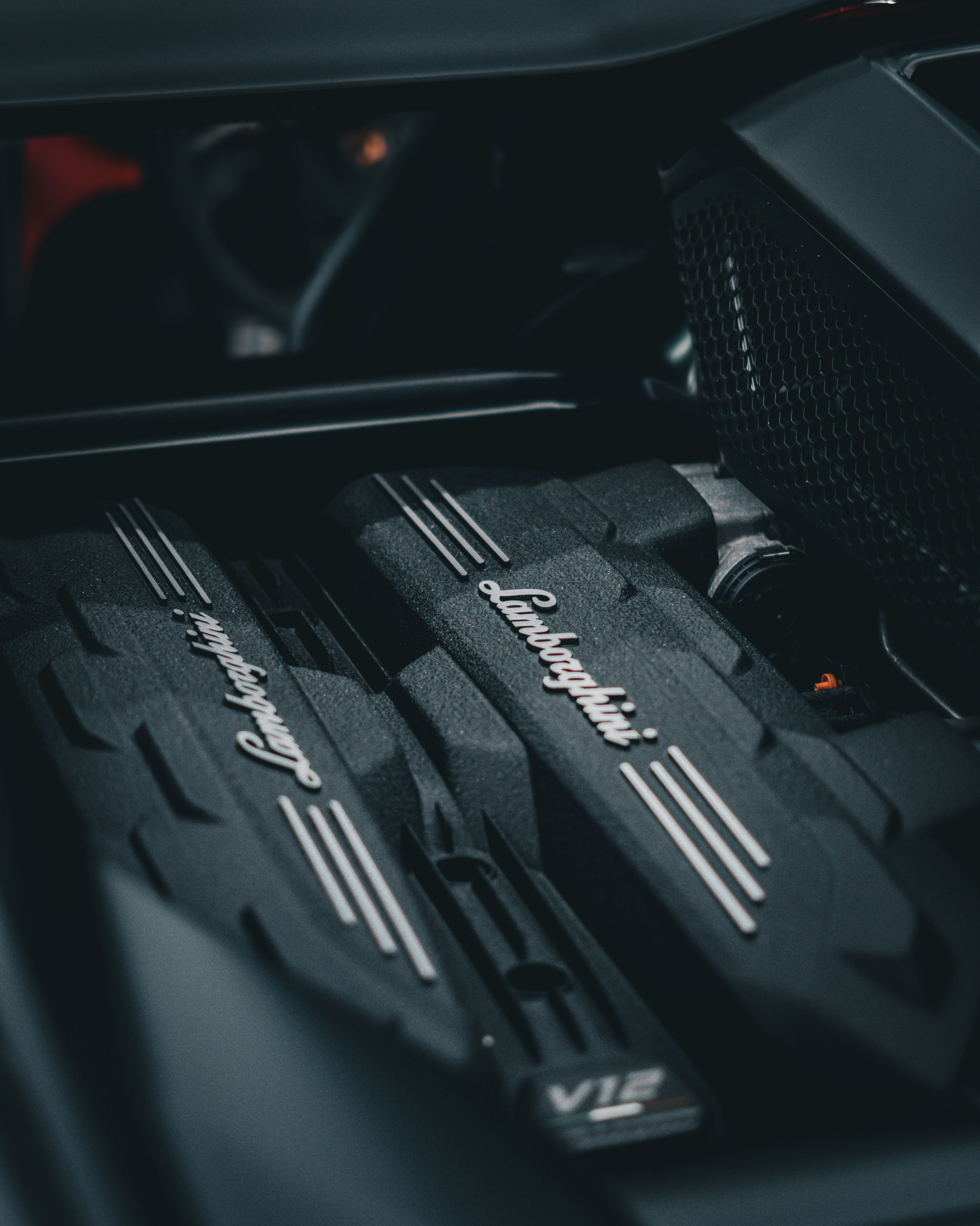 Gros Plan Sur Un Moteur V12 Lamborghini Pour Voitures De Luxe · Photo ...