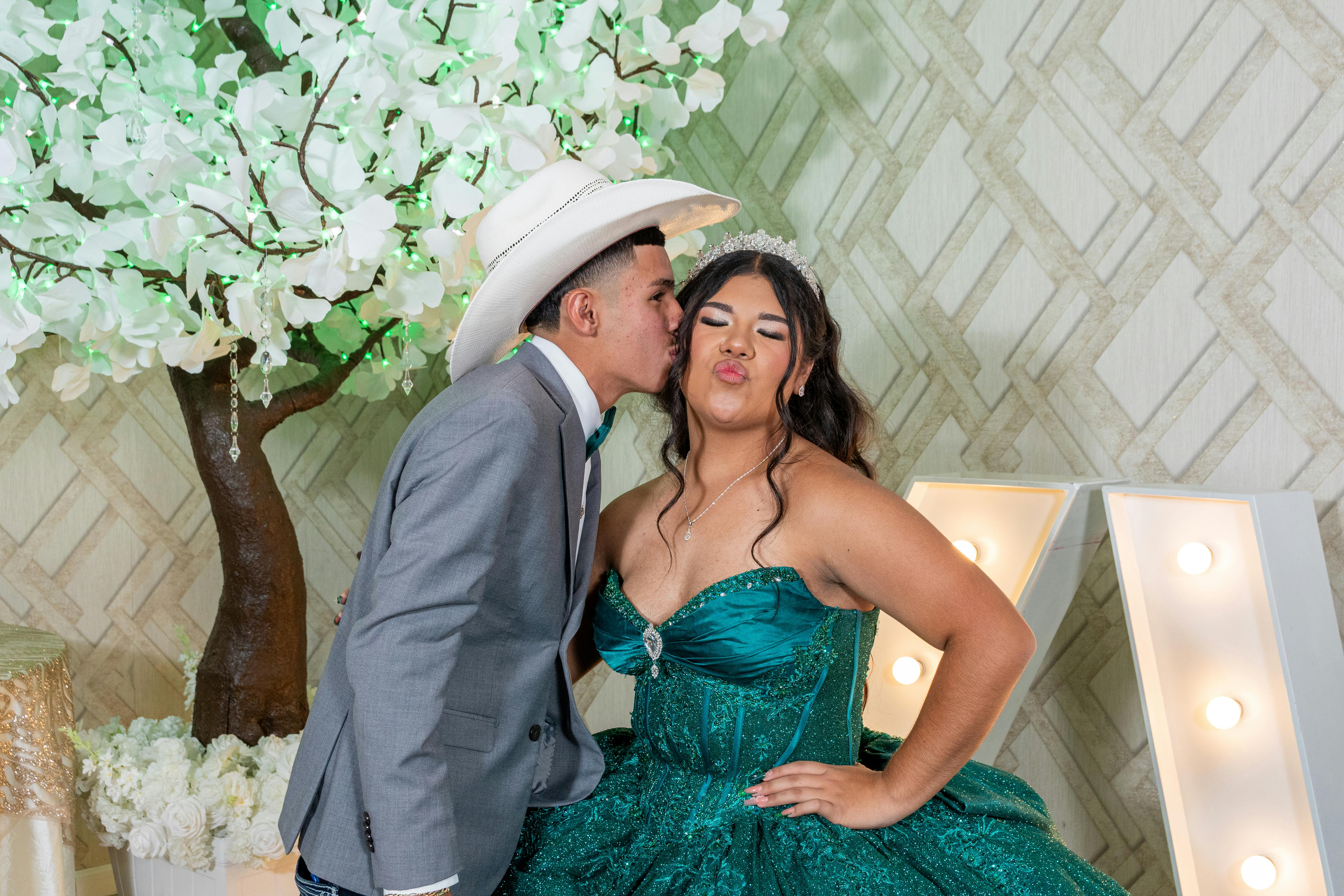 Latina Gif Photos, Download The BEST Free Latina Gif Stock Photos & HD ...