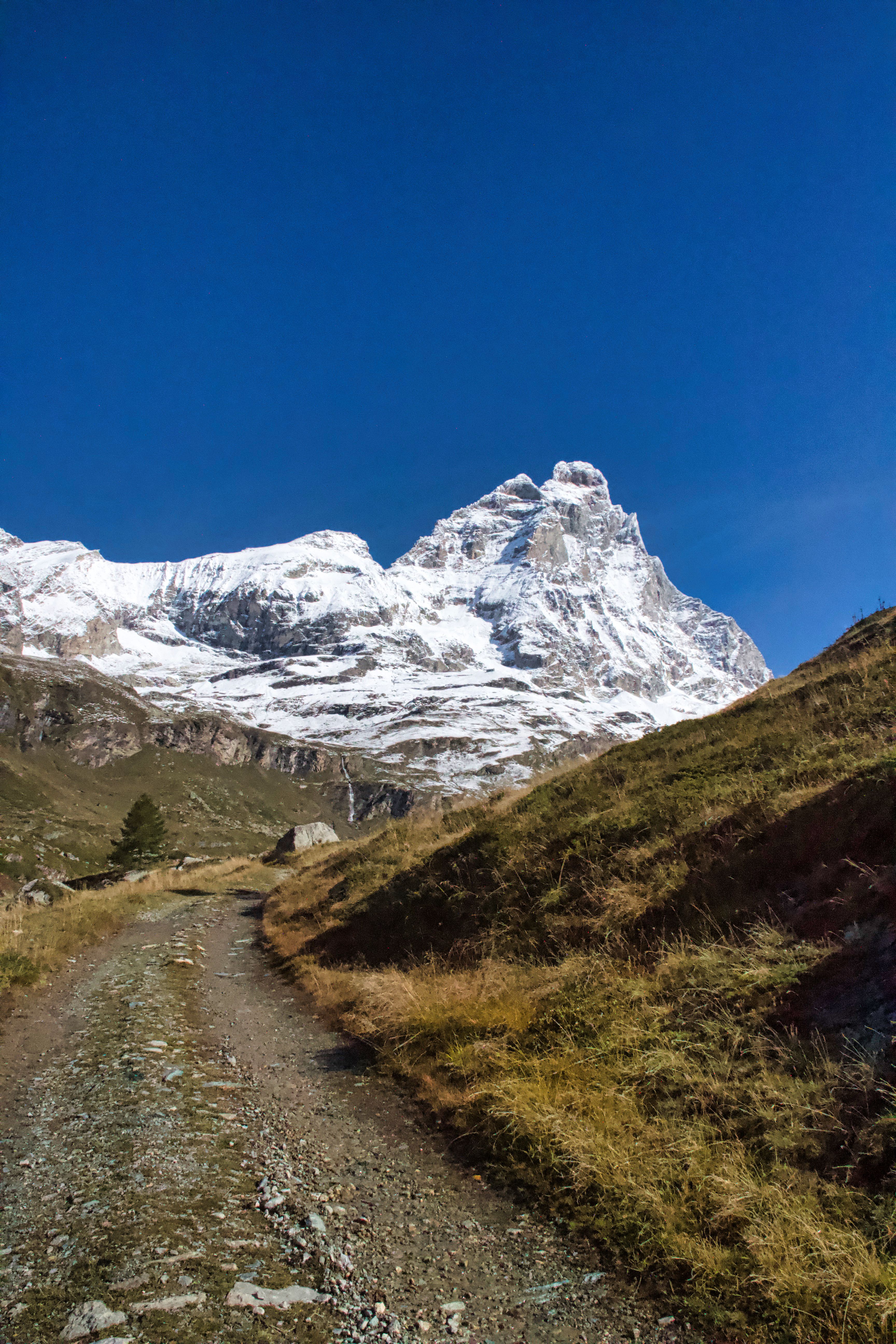 Scenic View of Matterhorn in Breuil-Cervinia · Free Stock Photo
