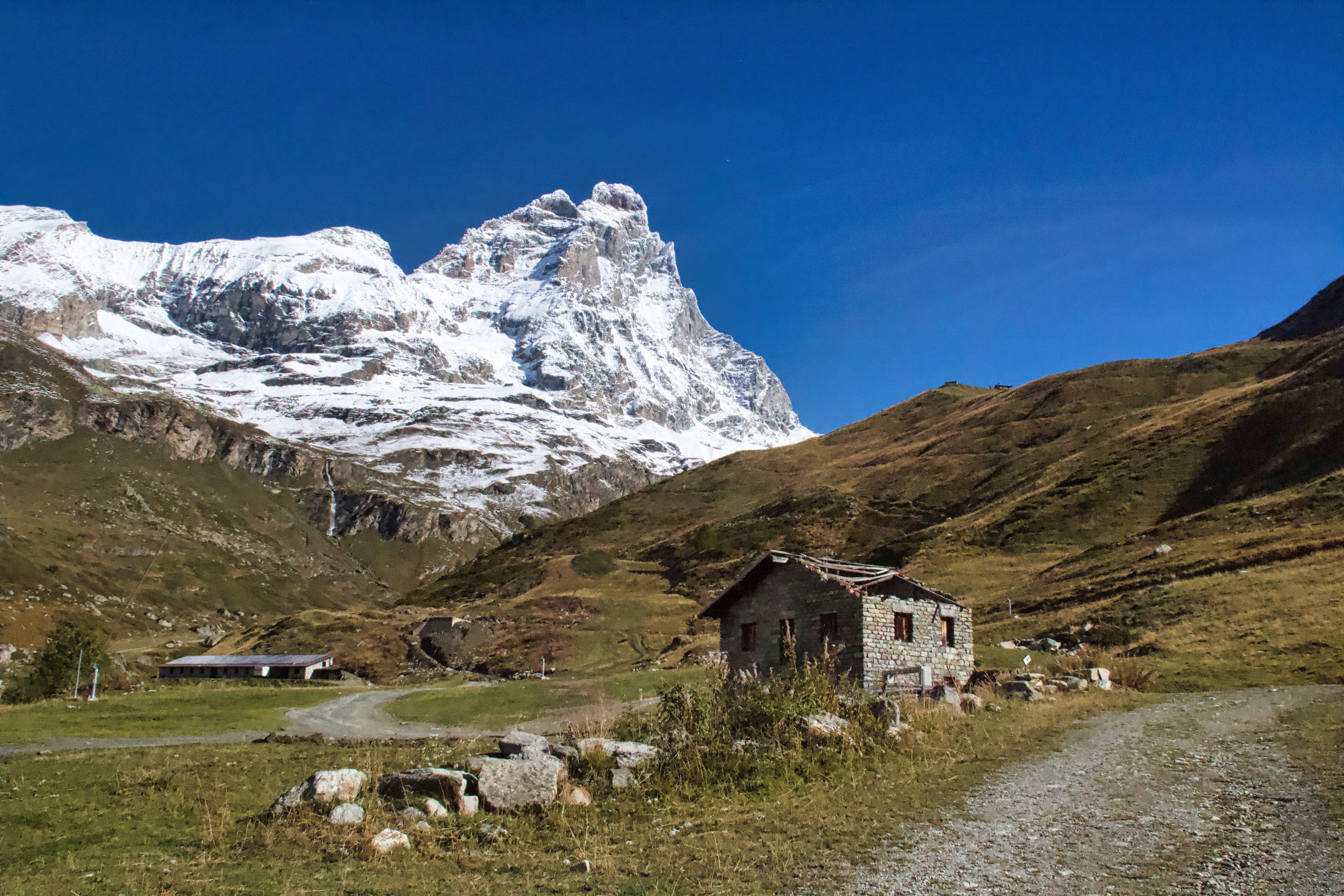 Scenic View of Matterhorn from Breuil-Cervinia · Free Stock Photo