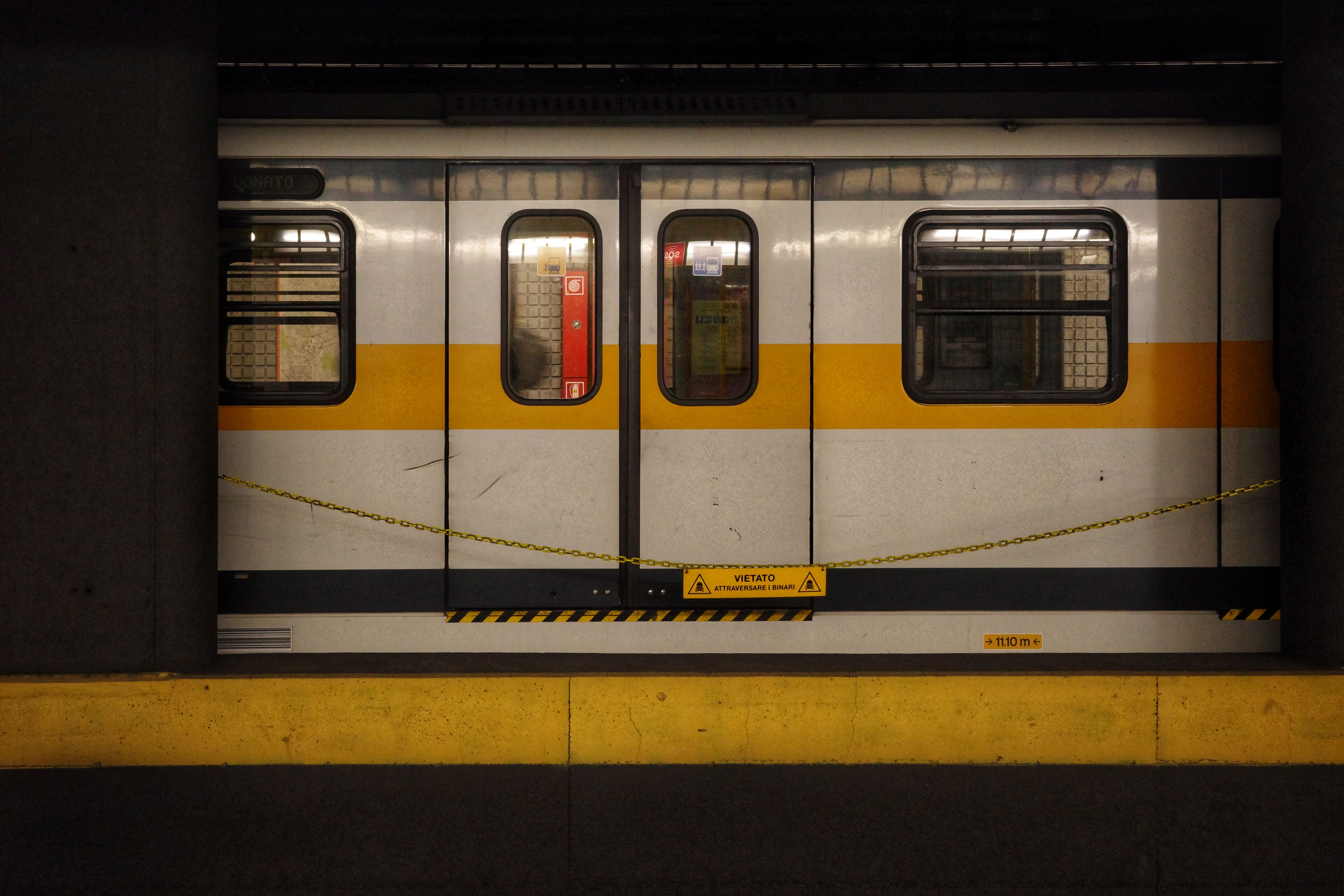 Perron Van Metrostation Milaan · Gratis stockfoto