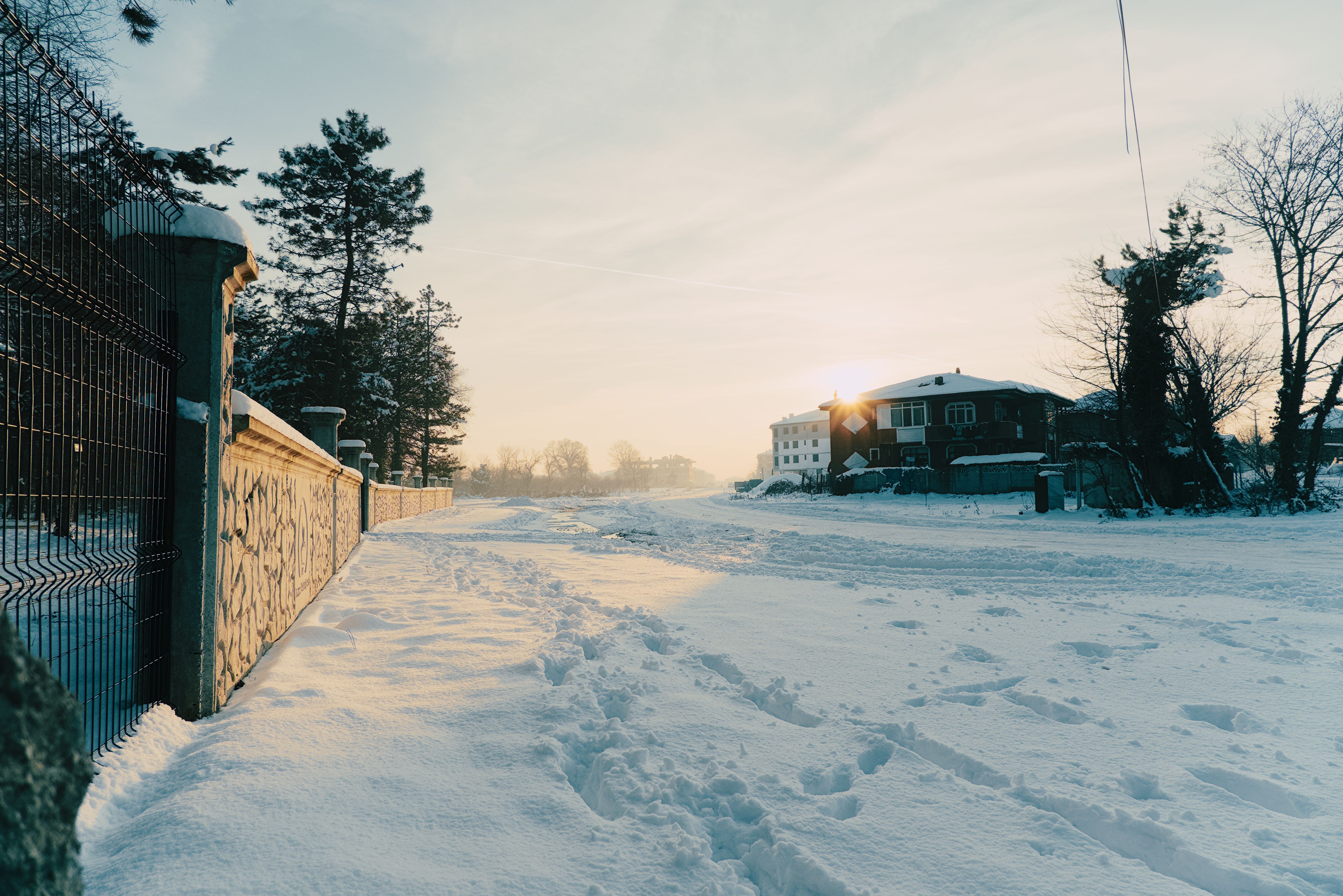 Tranquil Winter Morning Urban Snow Scene · Free Stock Photo