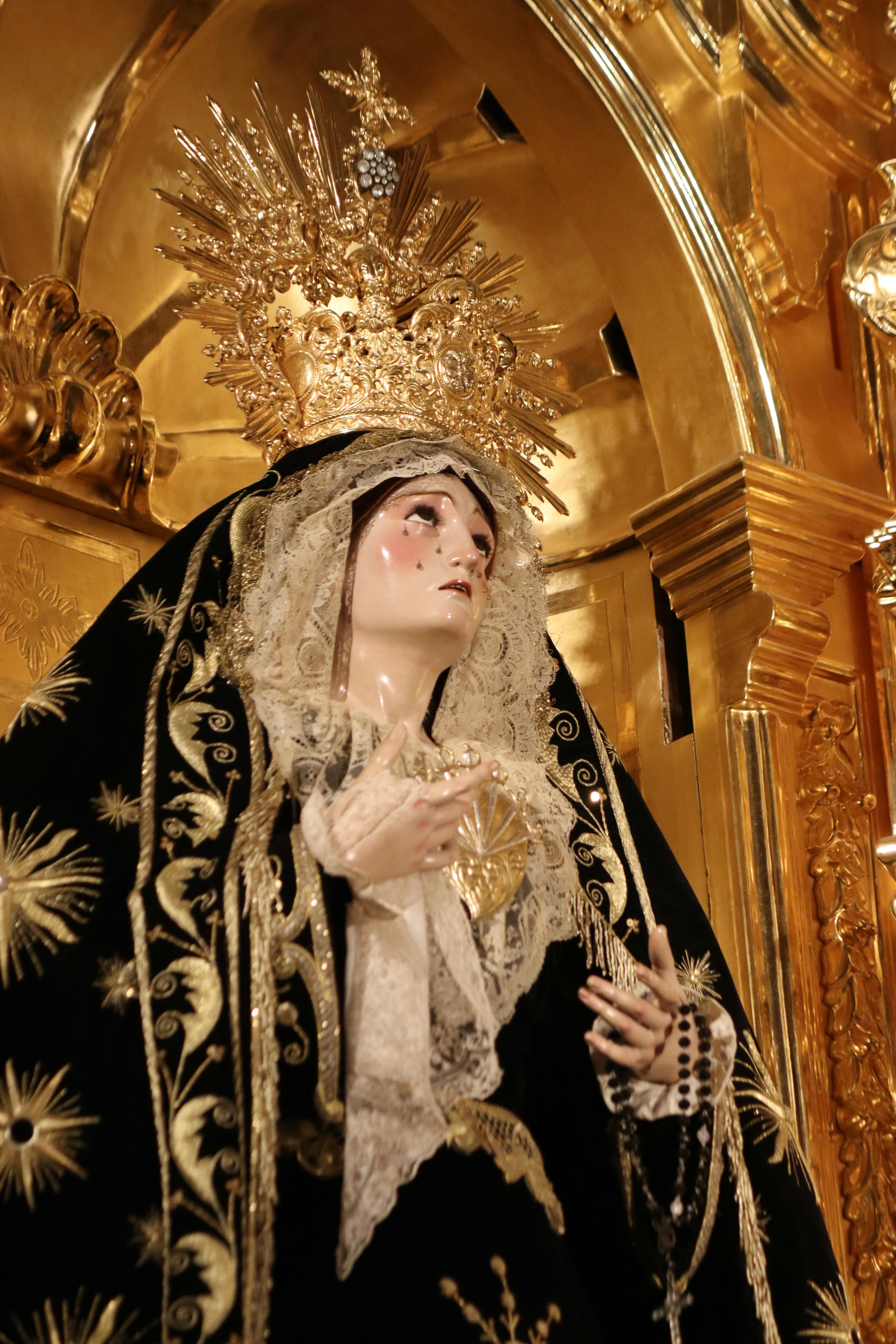 Intricate Religious Statue in Elaborate Attire · Free Stock Photo