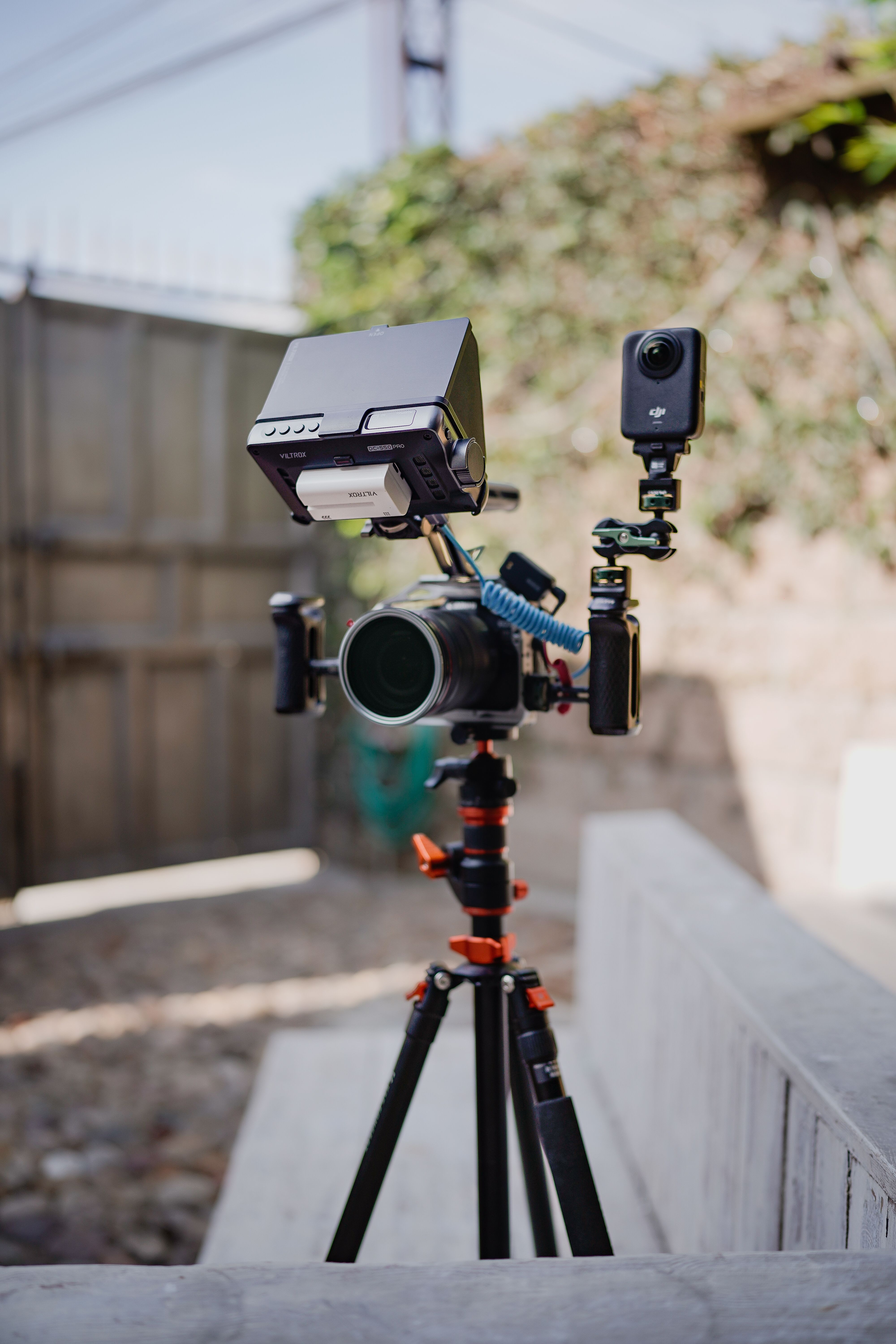 Professional Camera Setup Outdoors on Tripod · Free Stock Photo