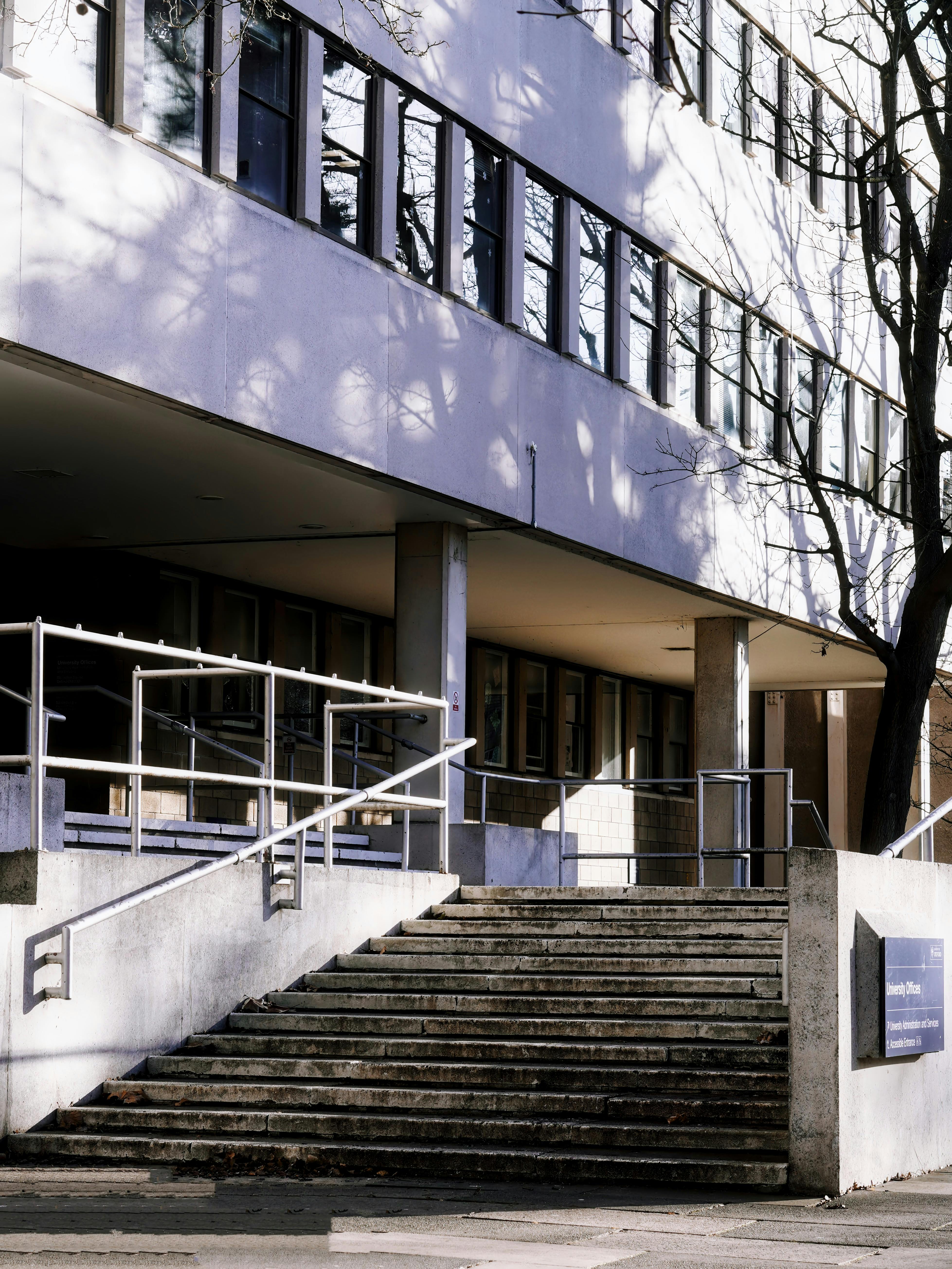Arquitetura Moderna No Edifício Da Universidade De Oxford · Foto ...