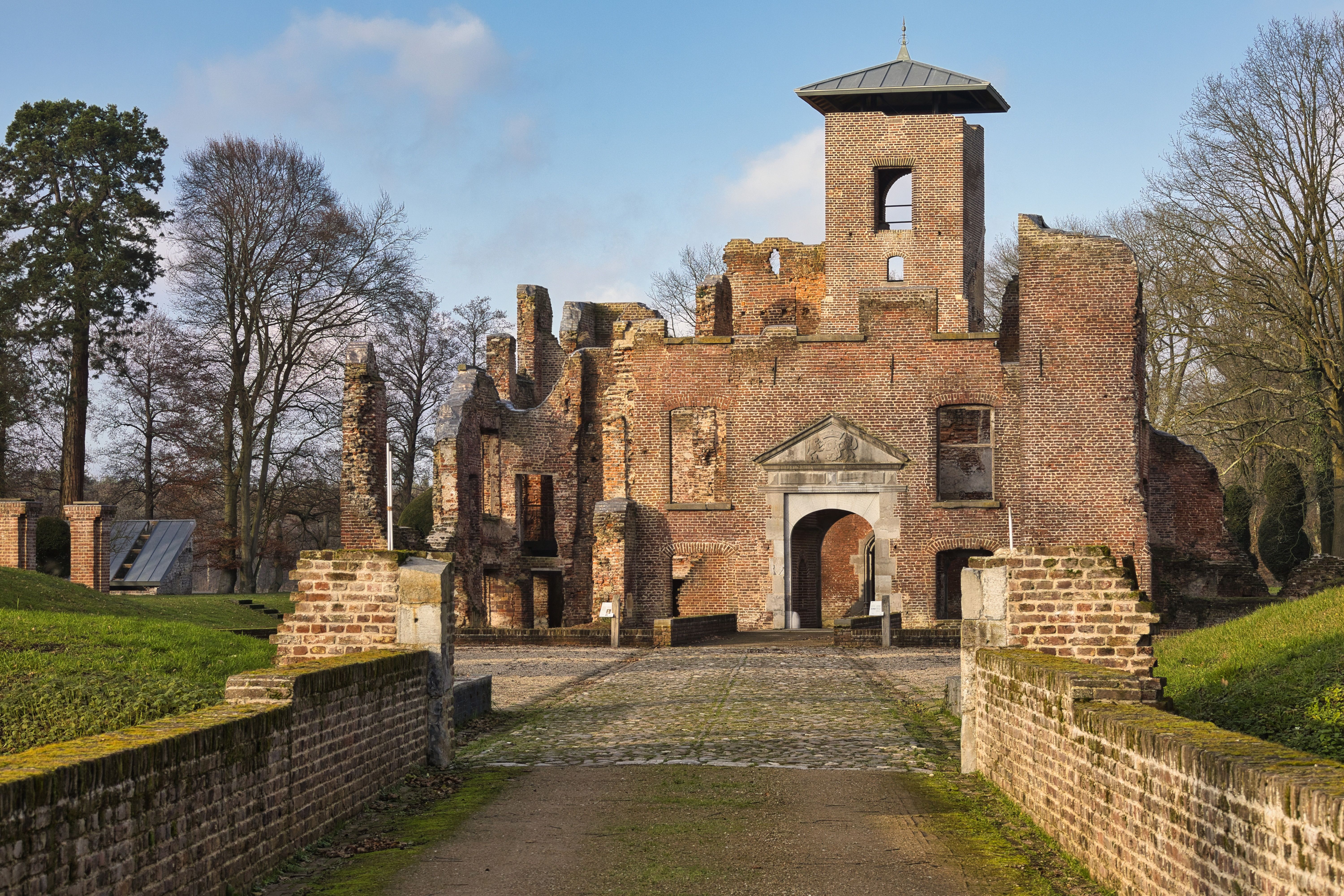 Historic Brick Castle Ruins in Outdoor Setting · Free Stock Photo