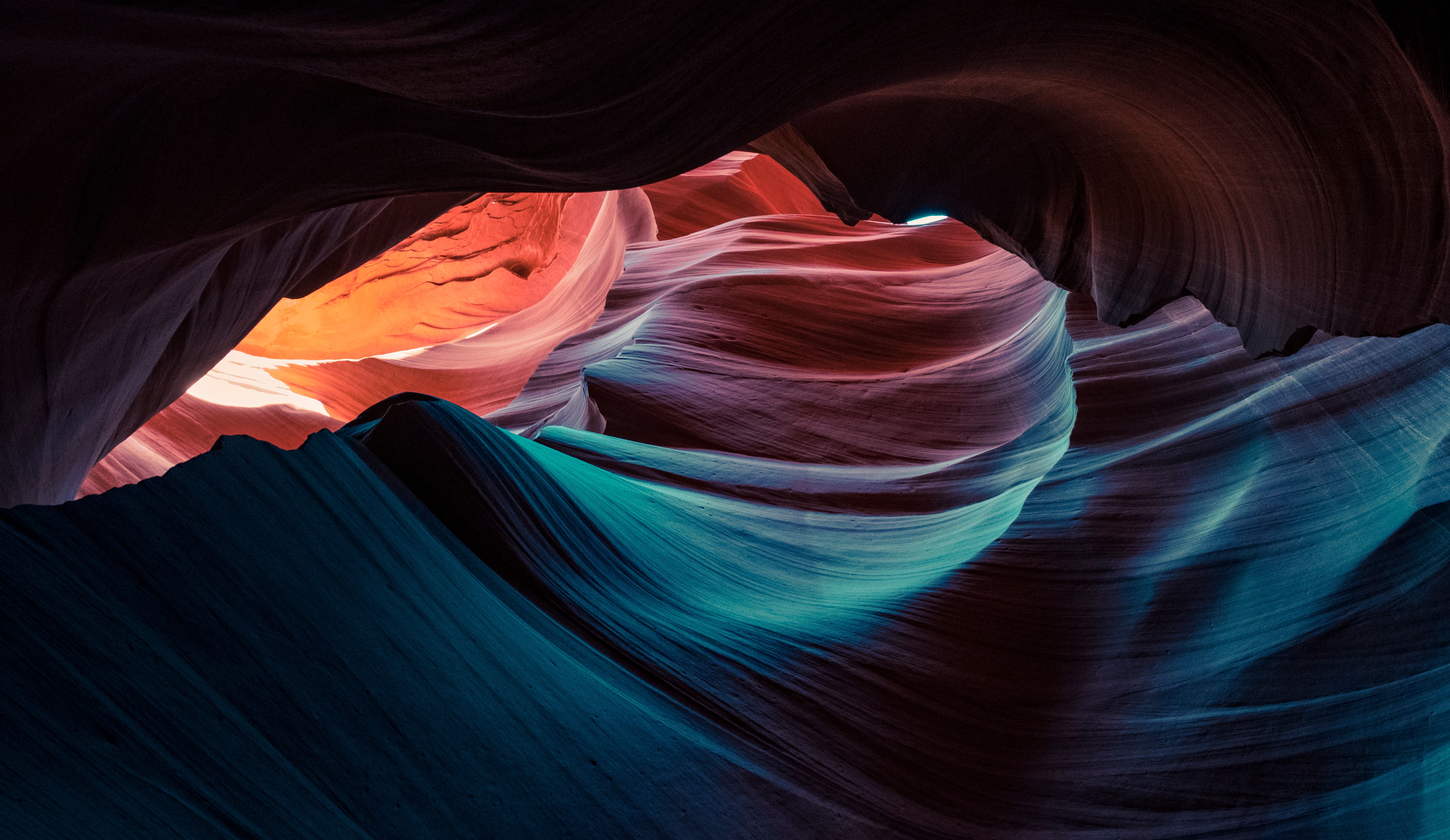 Stunning Antelope Canyon Rock Formation at Sunrise · Free Stock Photo