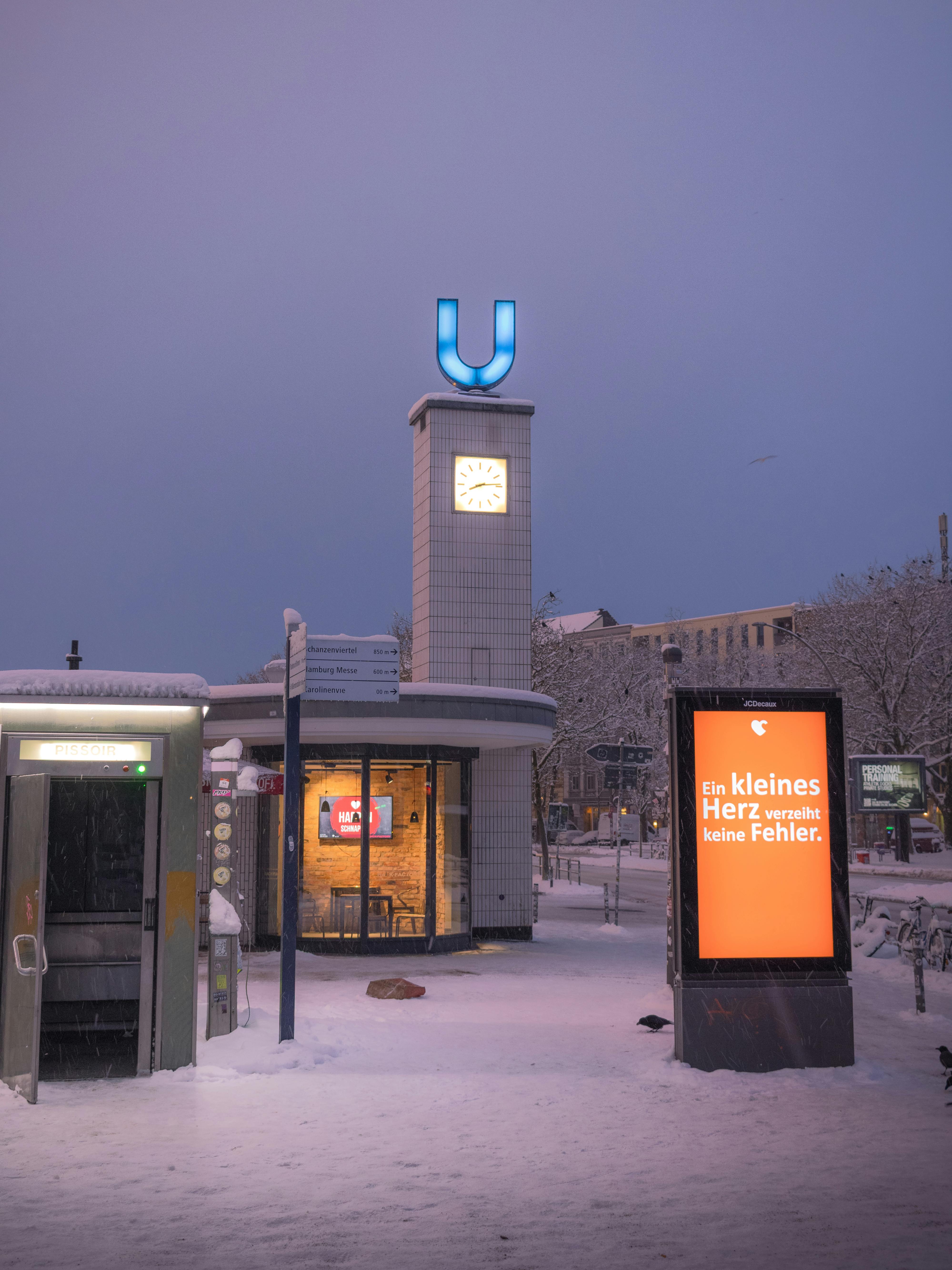 Verschneiter Abend Am Hamburger U Bahnhof · Kostenloses Stock-Foto