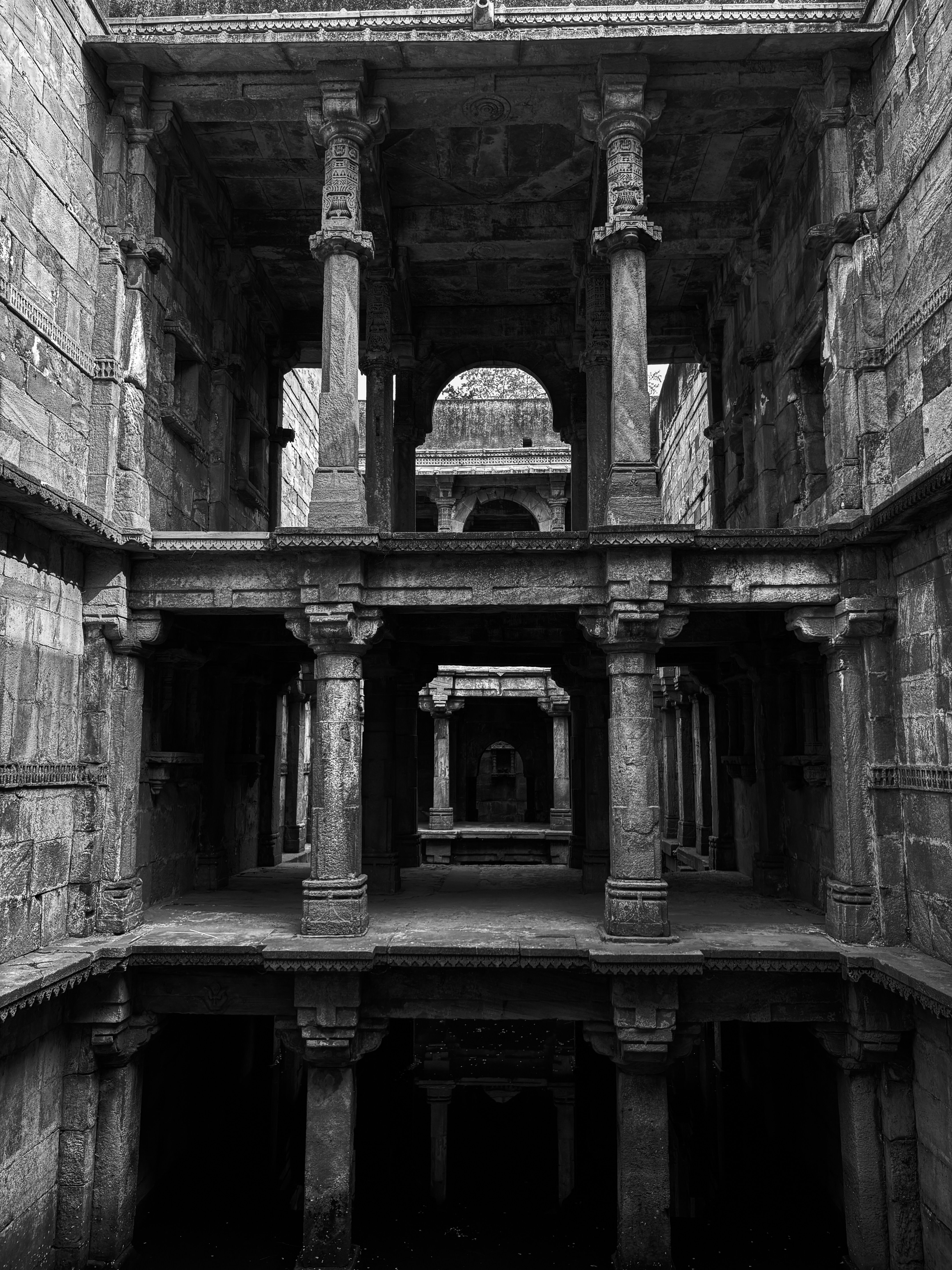 Arquitectura De Pozos Escalonados De La Antigua India En Monocromo ...