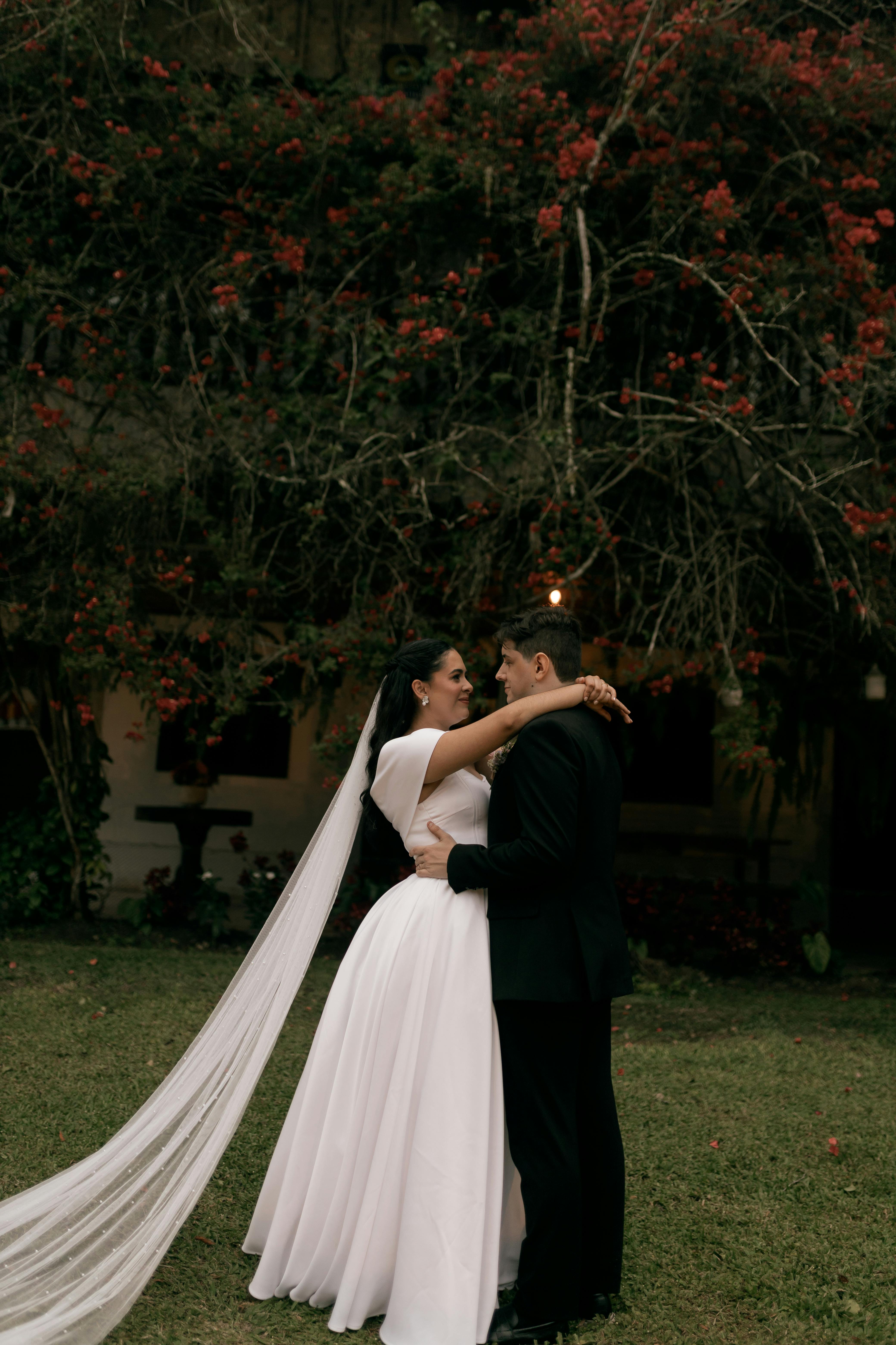 Emotions Couple Hug Photos, Download The BEST Free Emotions Couple Hug ...