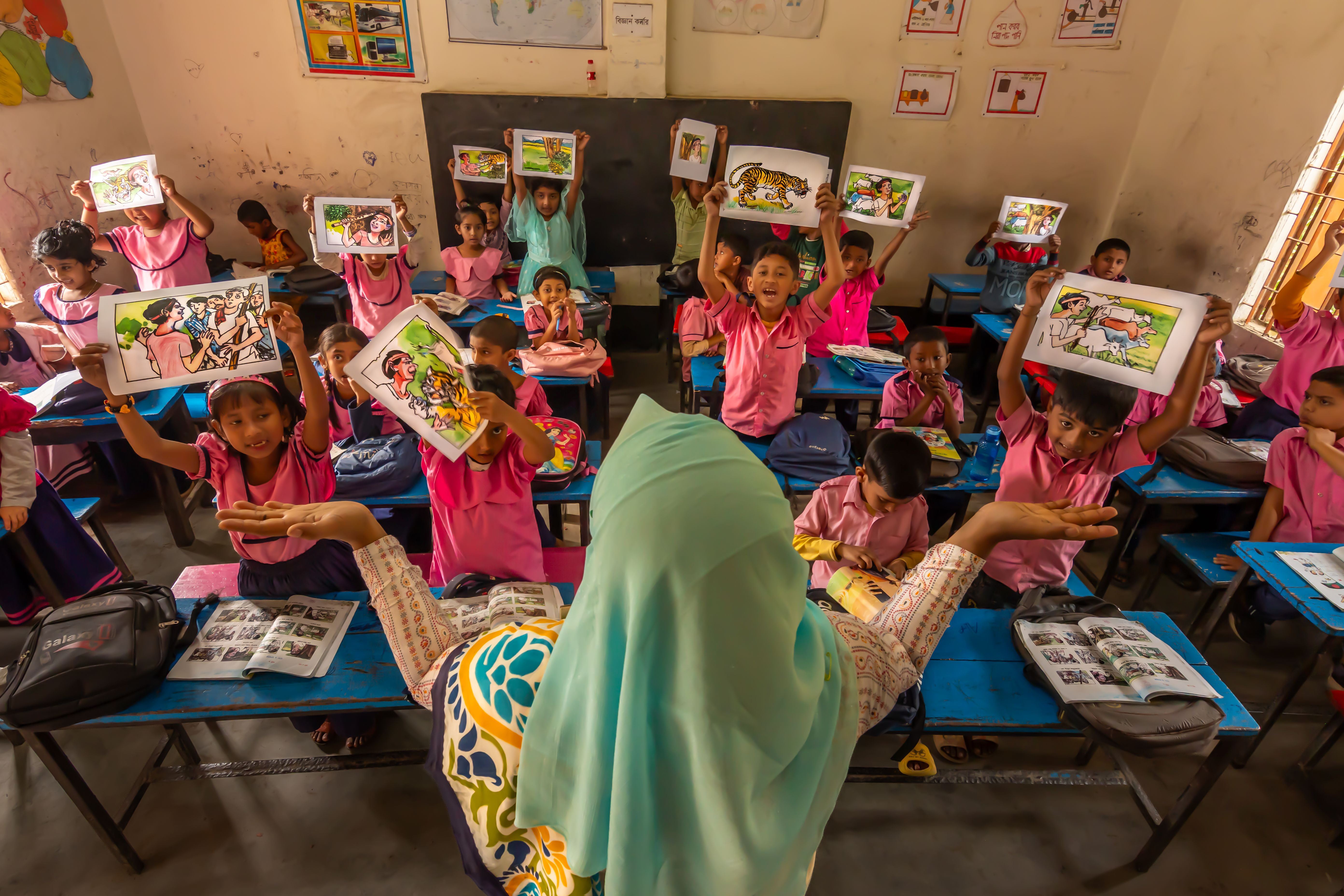 Engaging Classroom Activity in Bangladesh School · Free Stock Photo