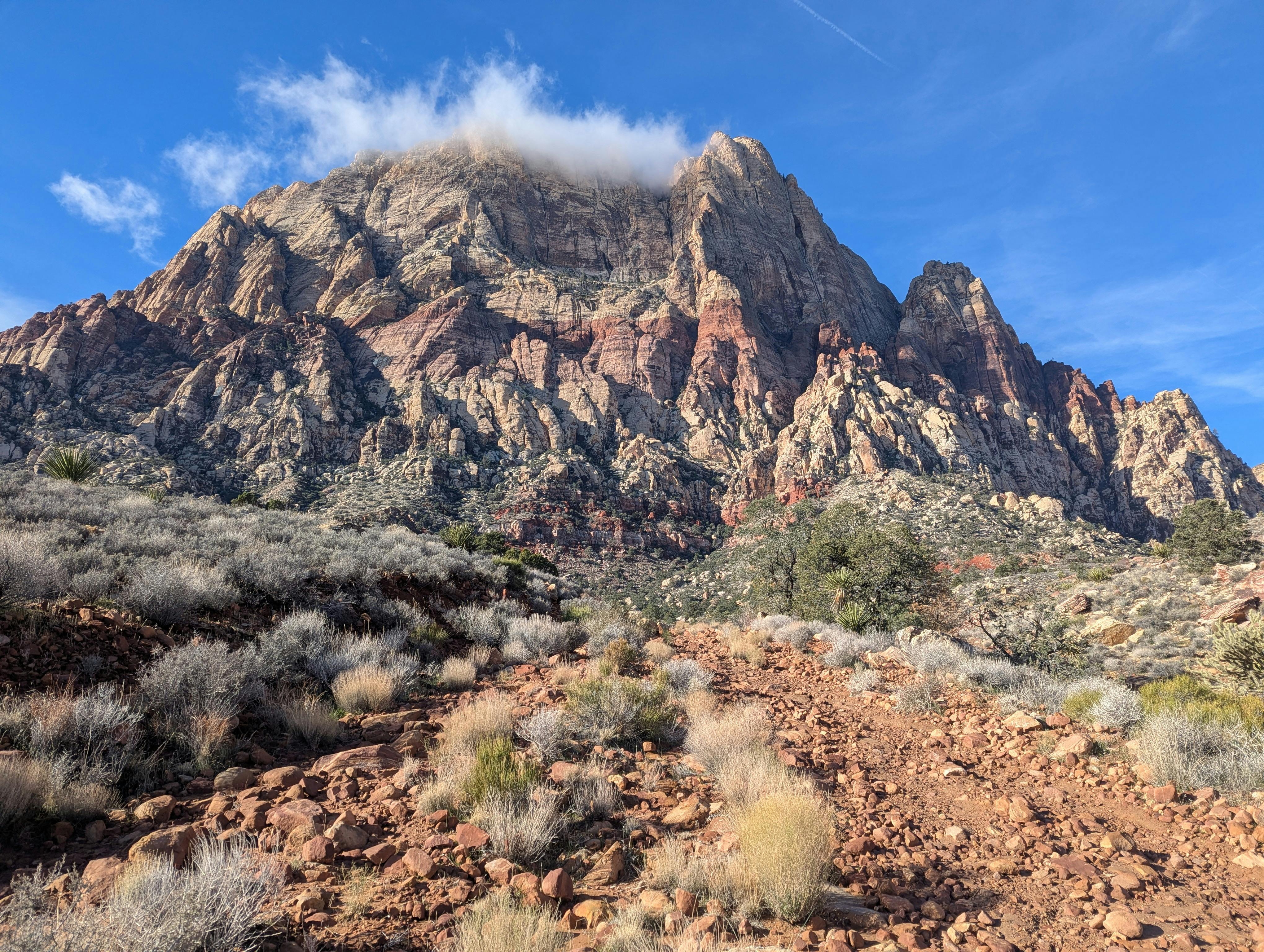 Impresionante Red Rock Canyon Con Nubes En Nevada · Foto de stock gratuita