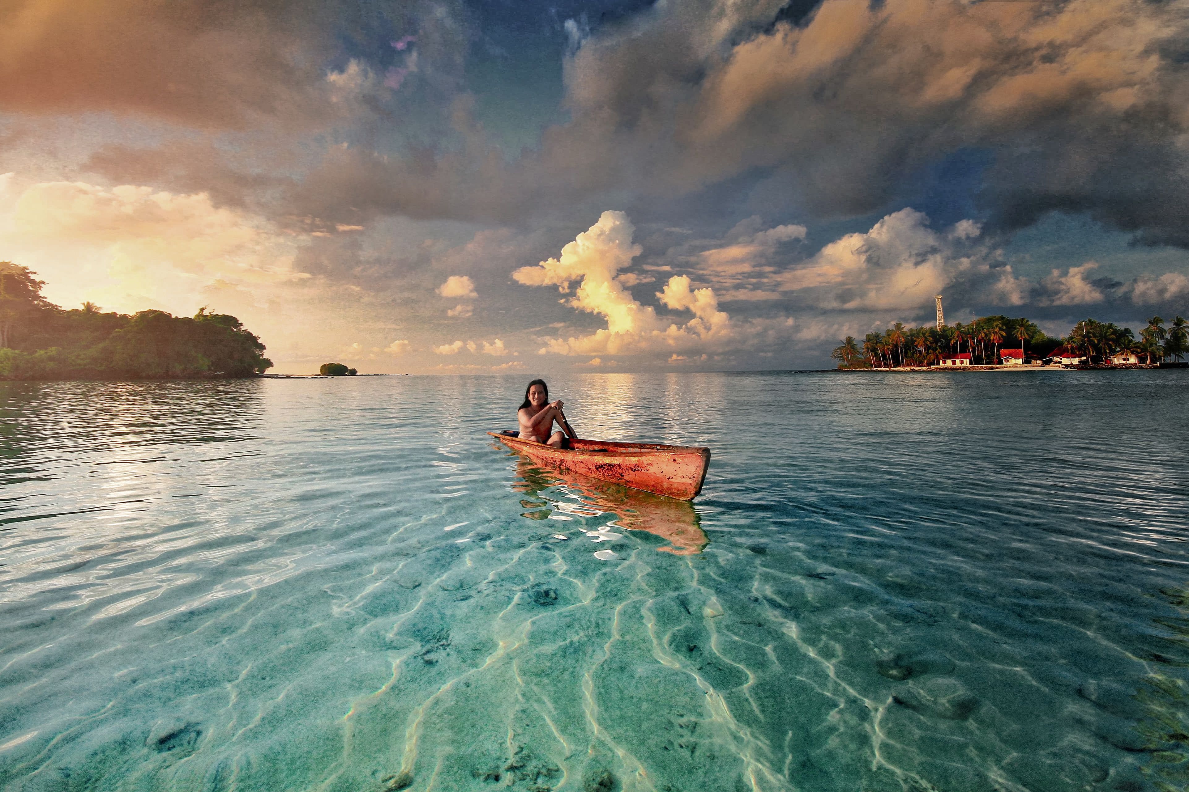 Idyllic Scene of Canoe on Indonesian Waters · Free Stock Photo