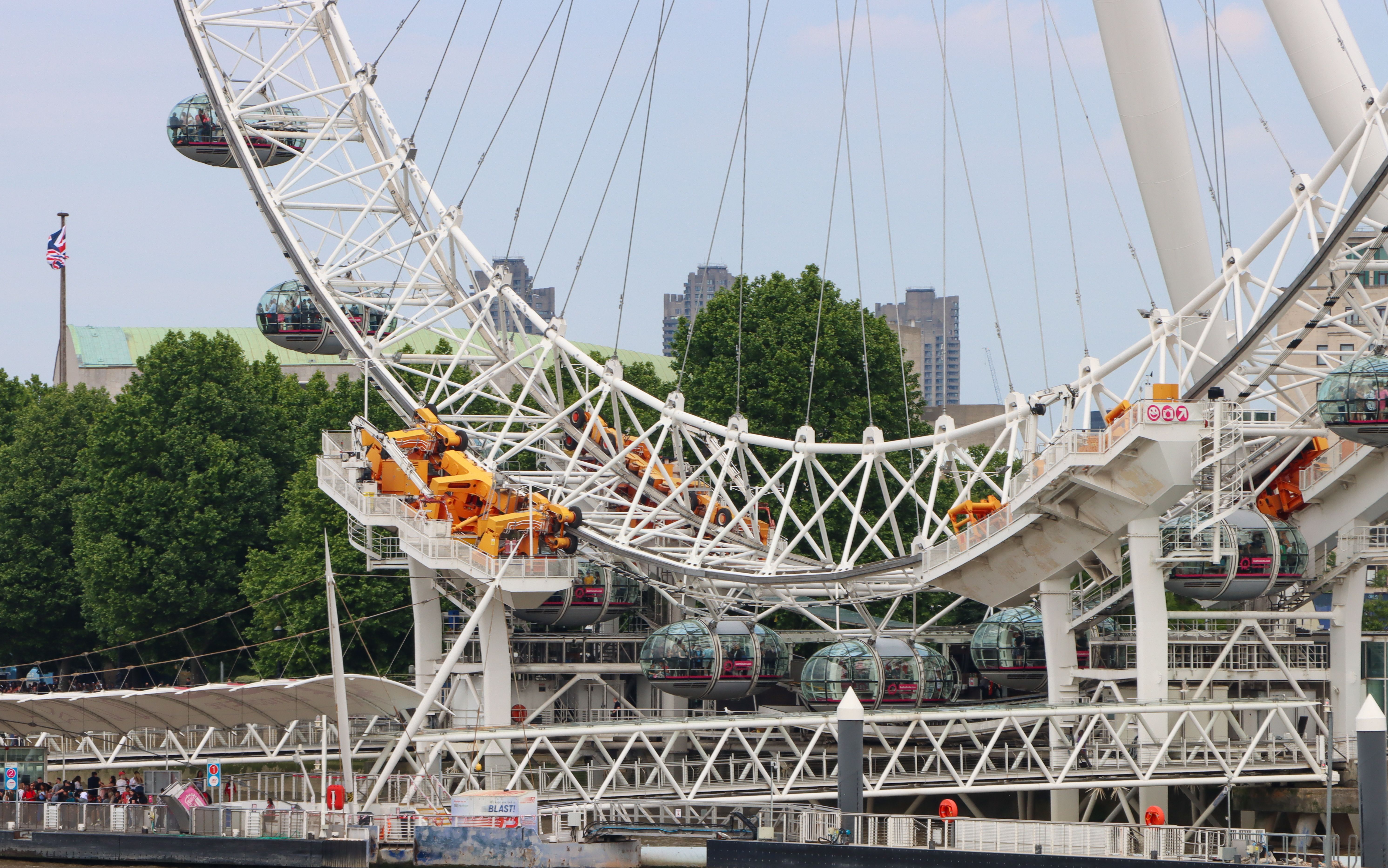 Close-Up of the Iconic London Eye Ferris Wheel · Free Stock Photo
