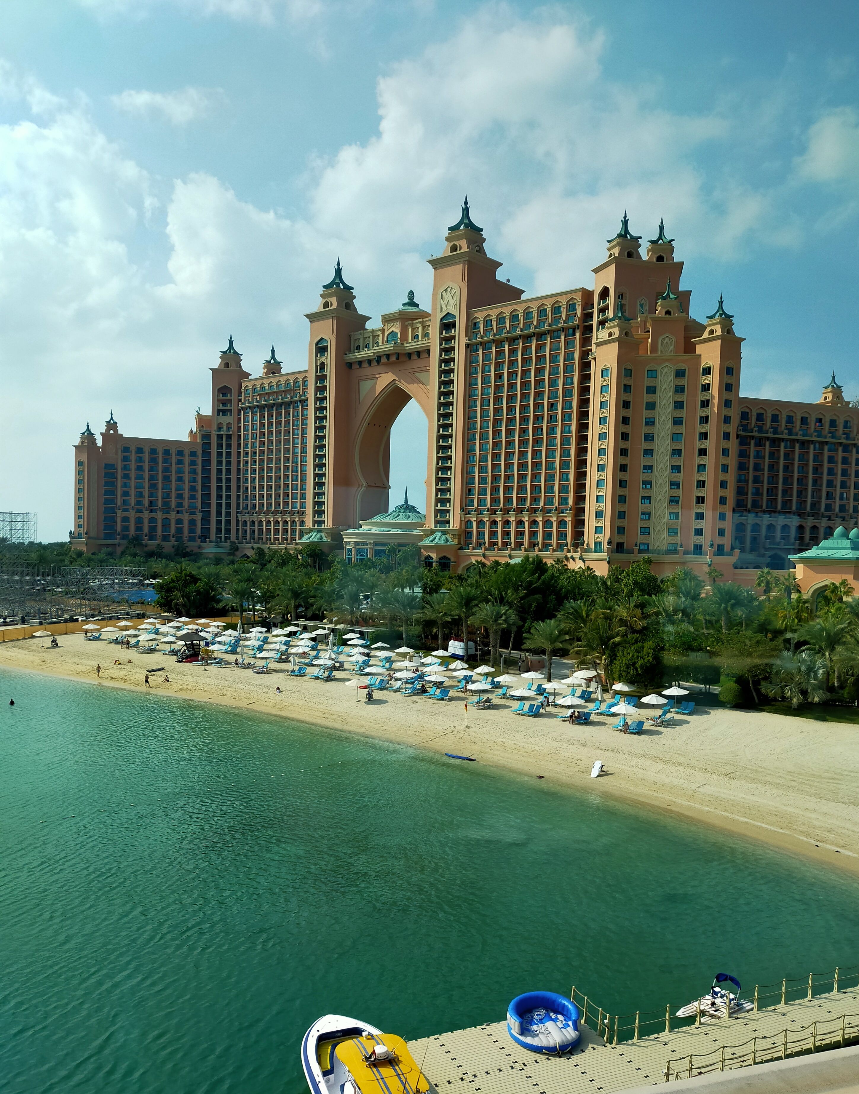 Hotel Atlantis on Sea Shore in Dubai · Free Stock Photo