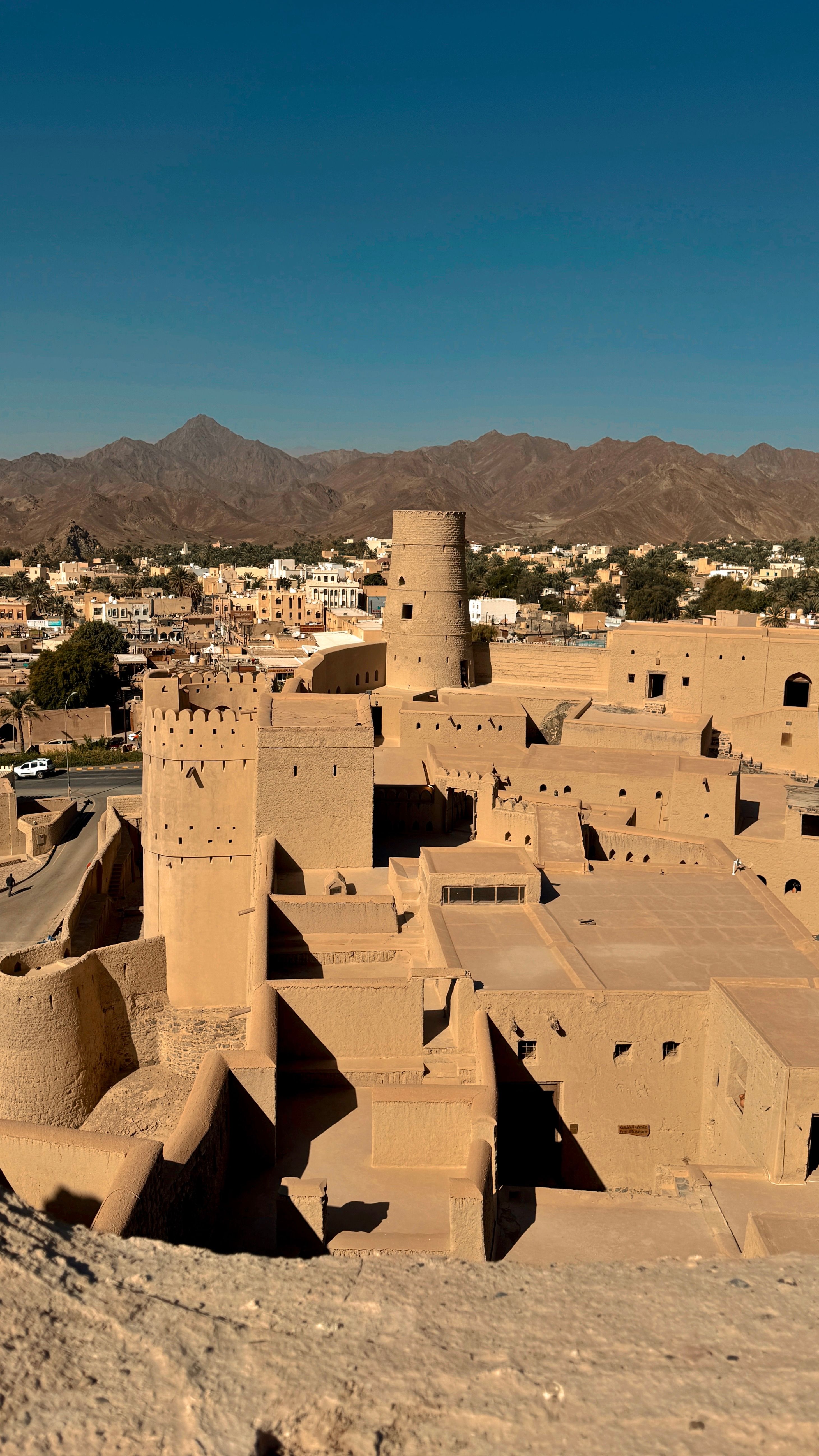 Historic Bahla Fort in the Omani Desert · Free Stock Photo