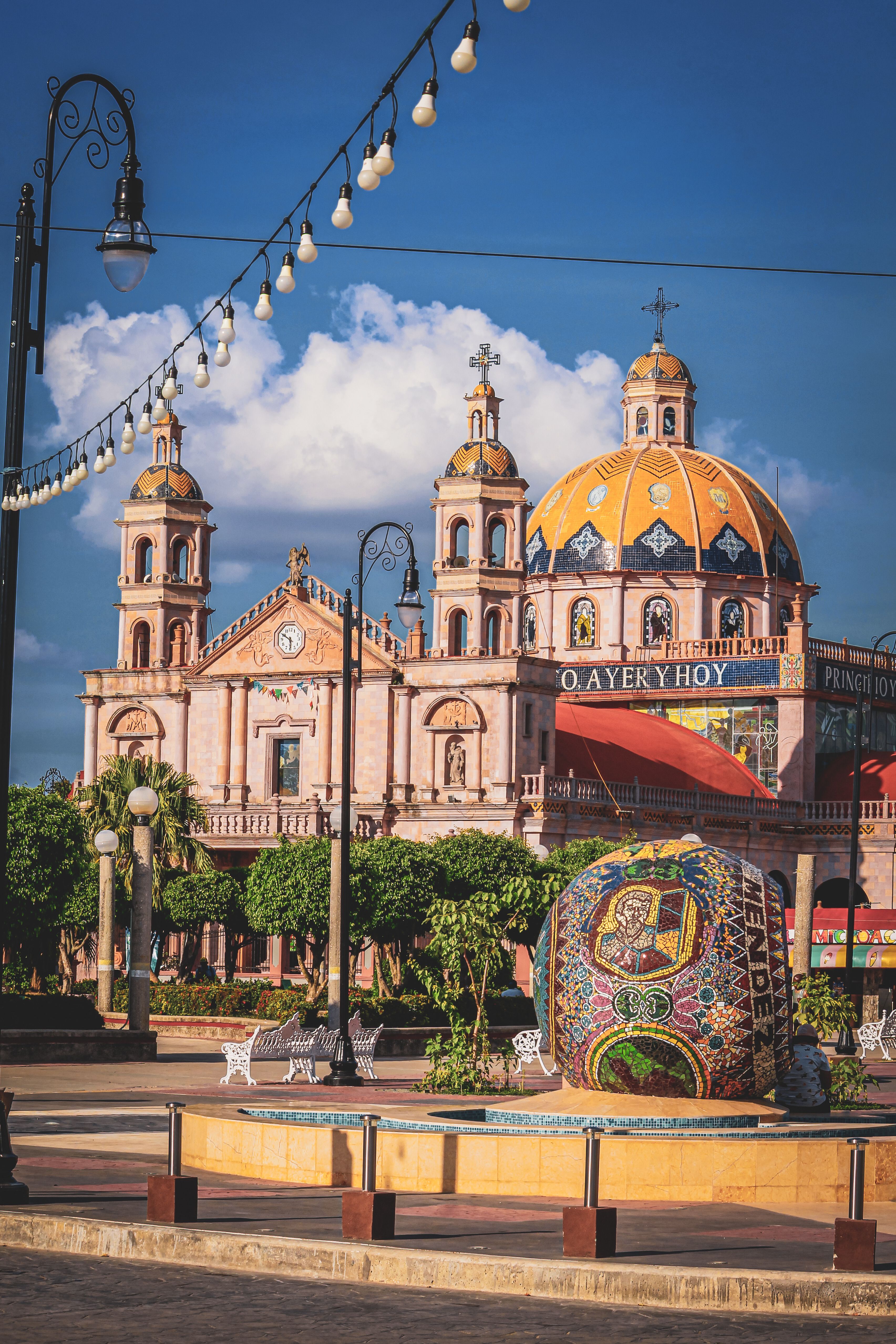 Beautiful Cathedral in Tabasco, Mexico with Blue Sky · Free Stock Photo