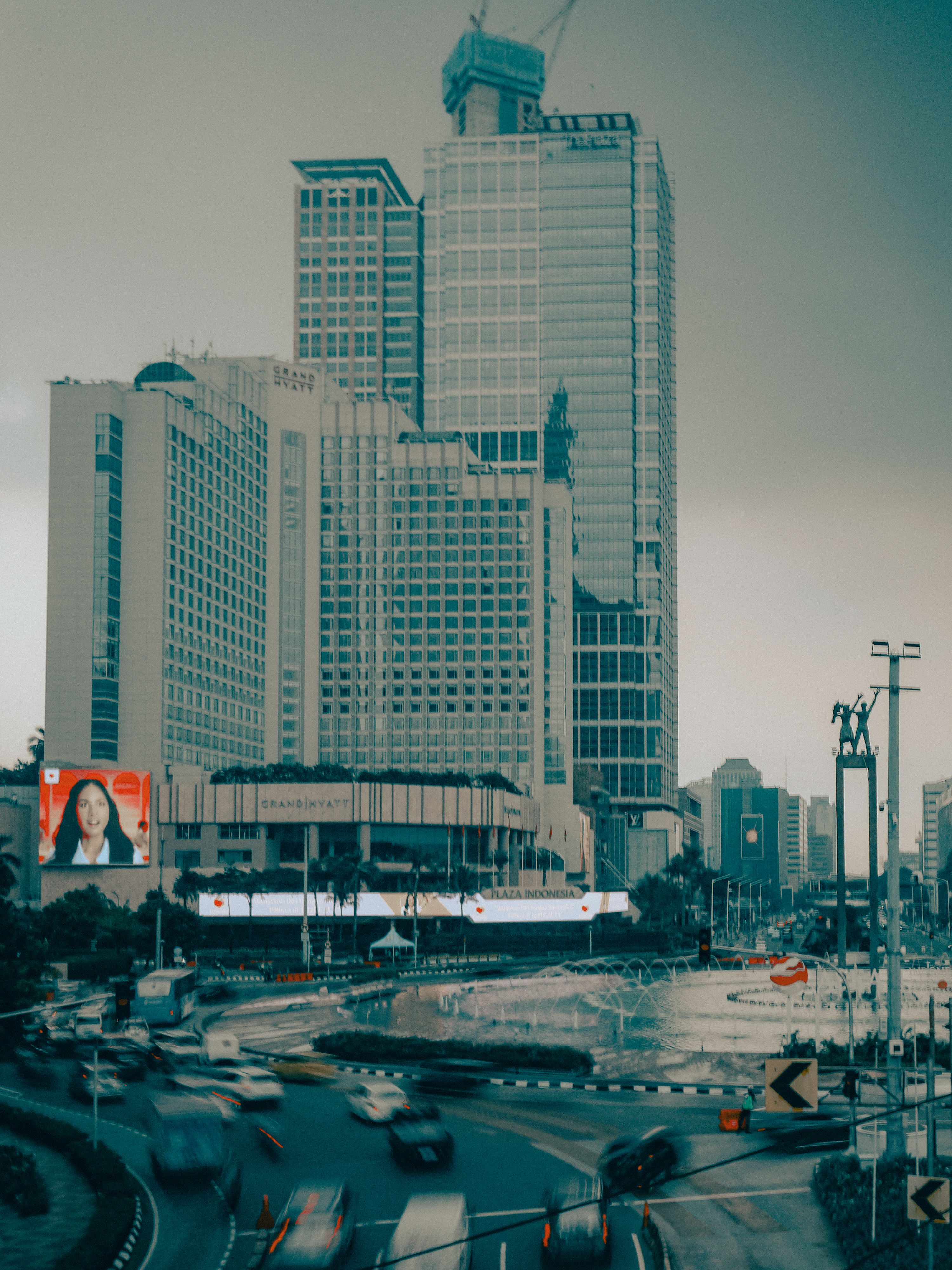 El Icónico Paisaje Urbano De Yakarta Con Sus Rascacielos · Foto de ...
