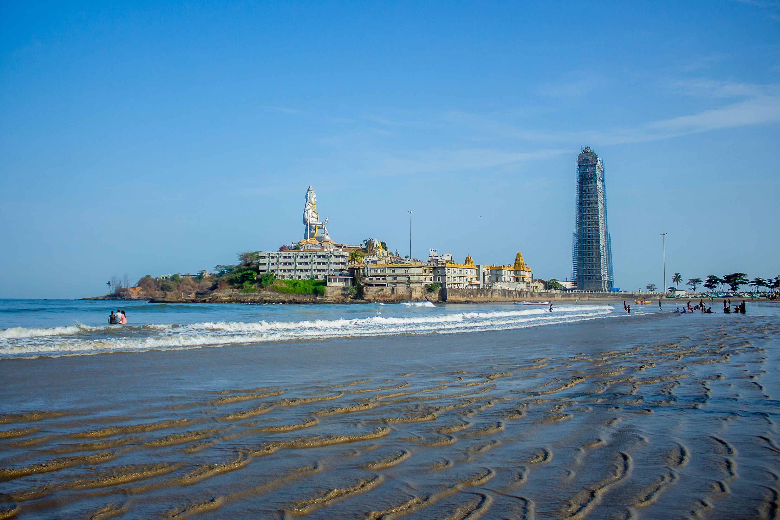 Scenic View of Murudeshwar Beach and Temple · Free Stock Photo