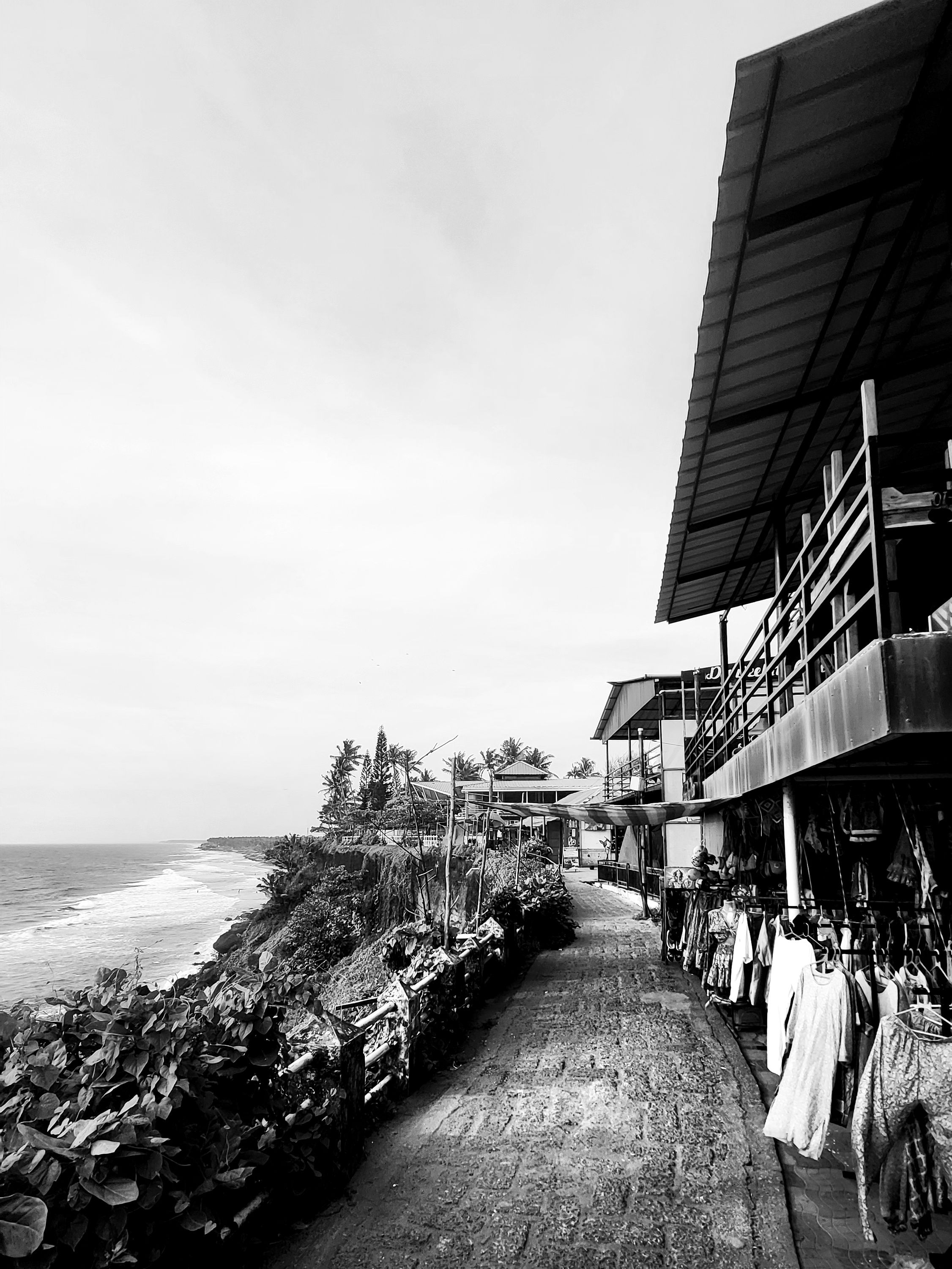 Scenic Cliffside Street Market in Varkala, India · Free Stock Photo