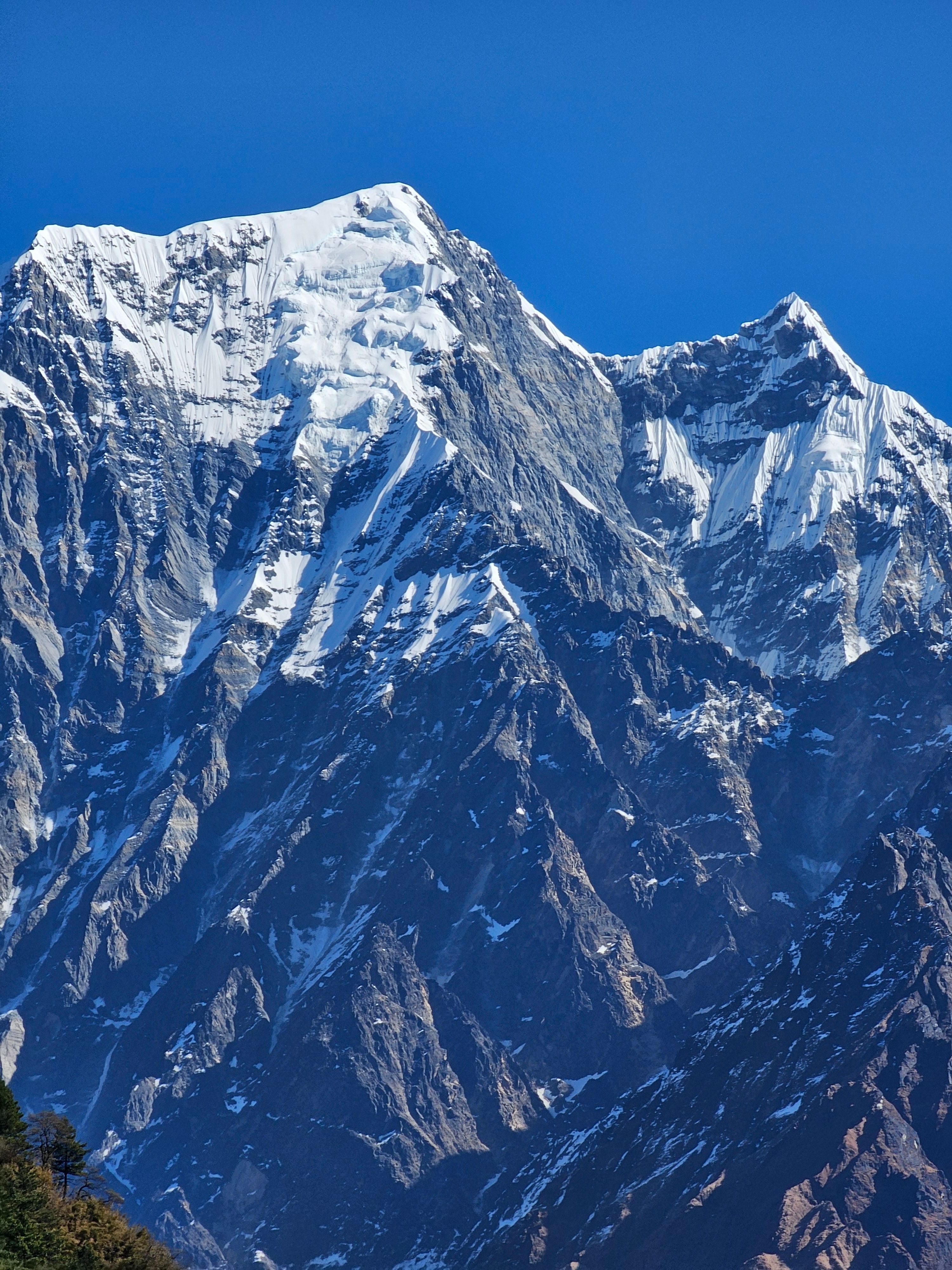 Majestic Snow-Capped Mountain Peaks in Himalayas · Free Stock Photo