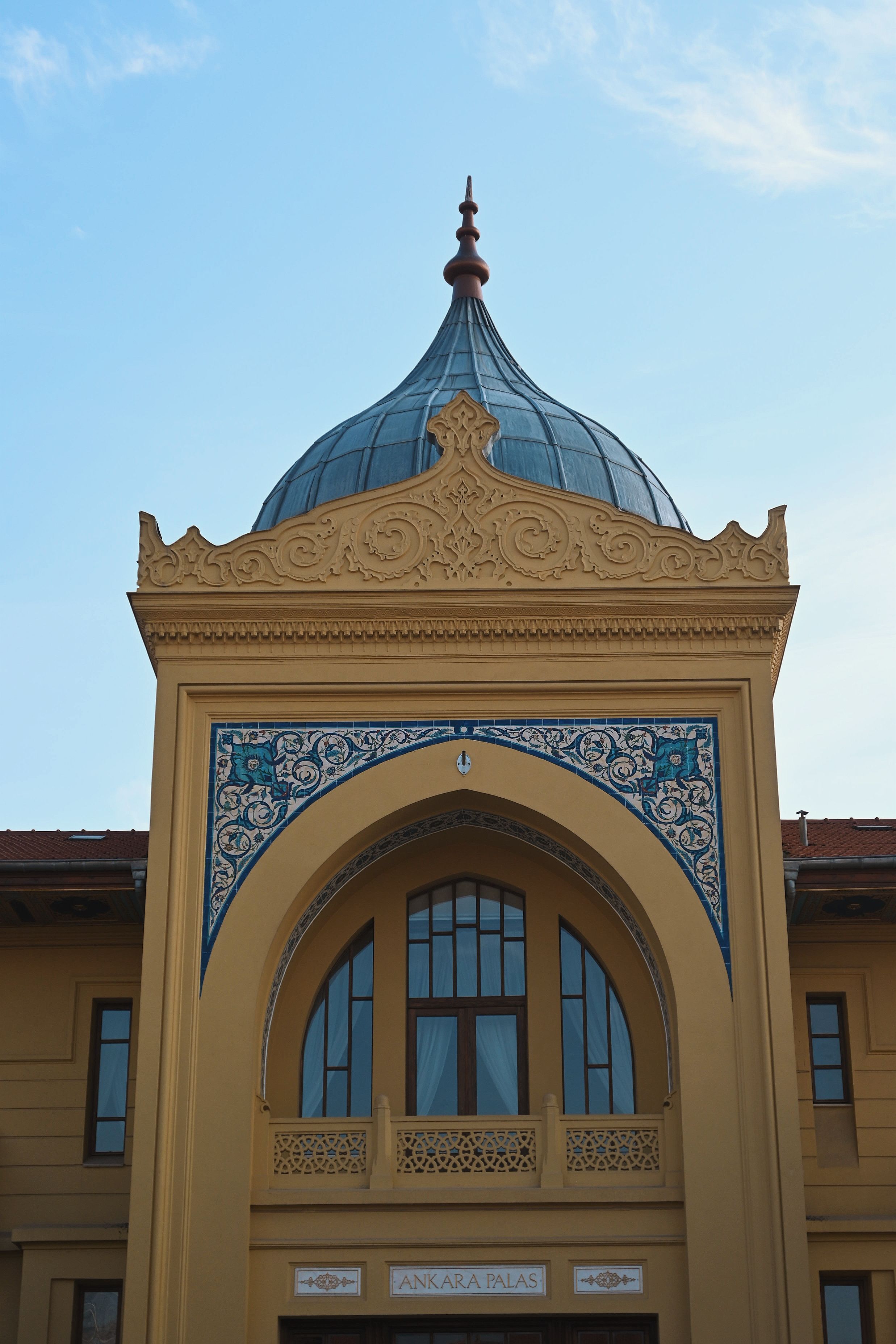 Elegant Dome and Arch of Historical Building · Free Stock Photo