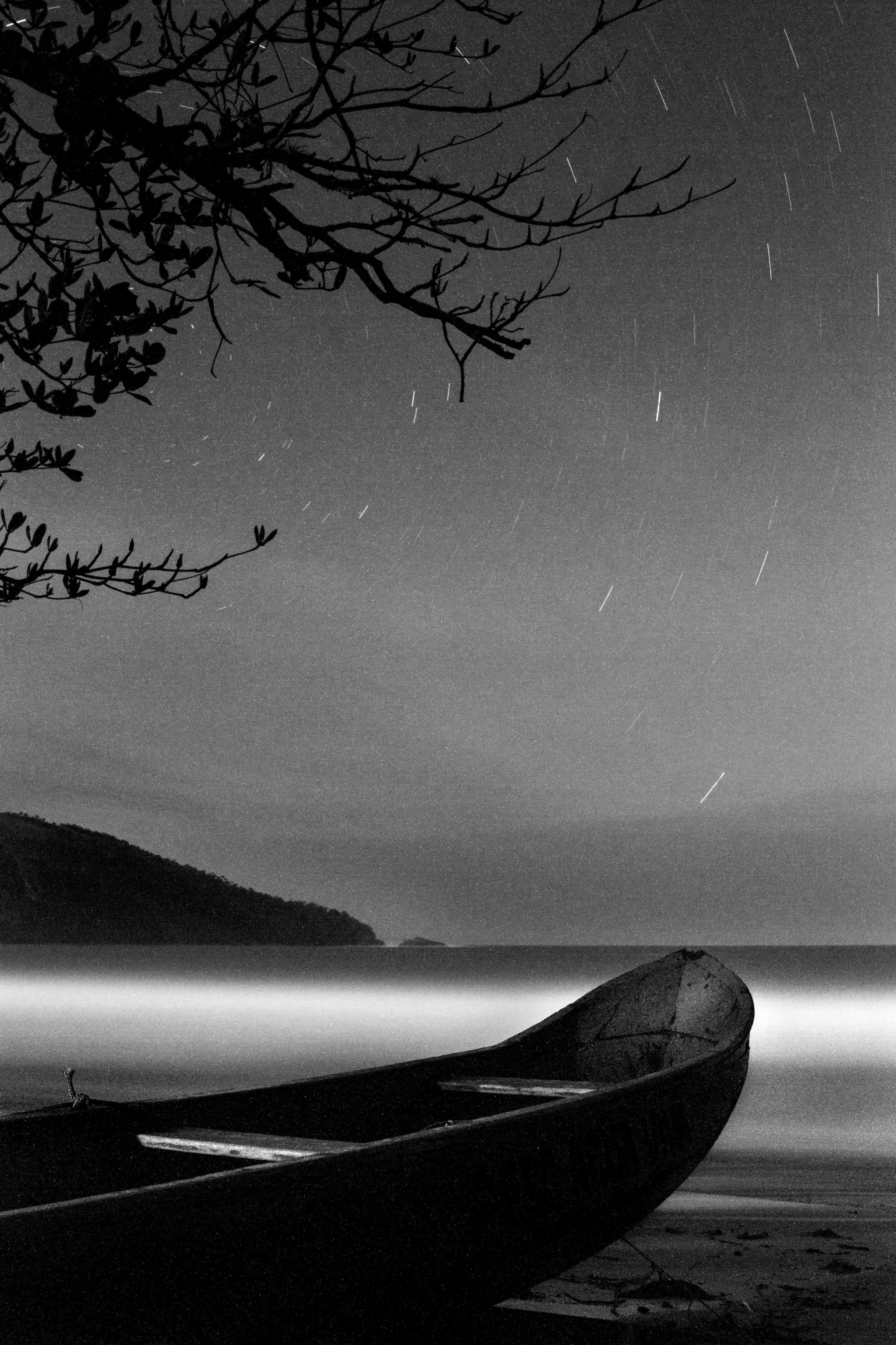 Black and White Starry Night Beach Scene · Free Stock Photo