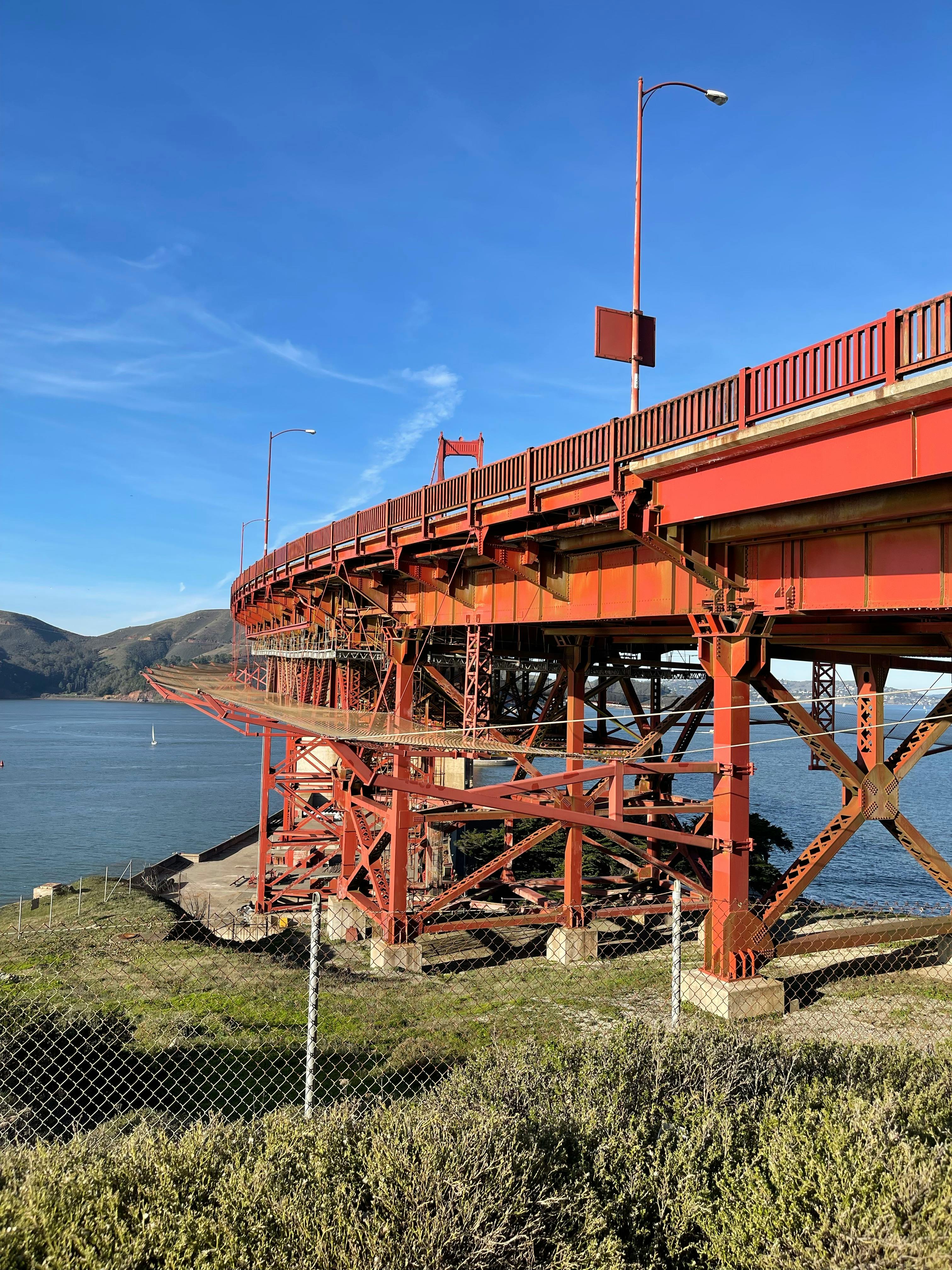 Iconic Golden Gate Bridge Under Bright Sky · Free Stock Photo