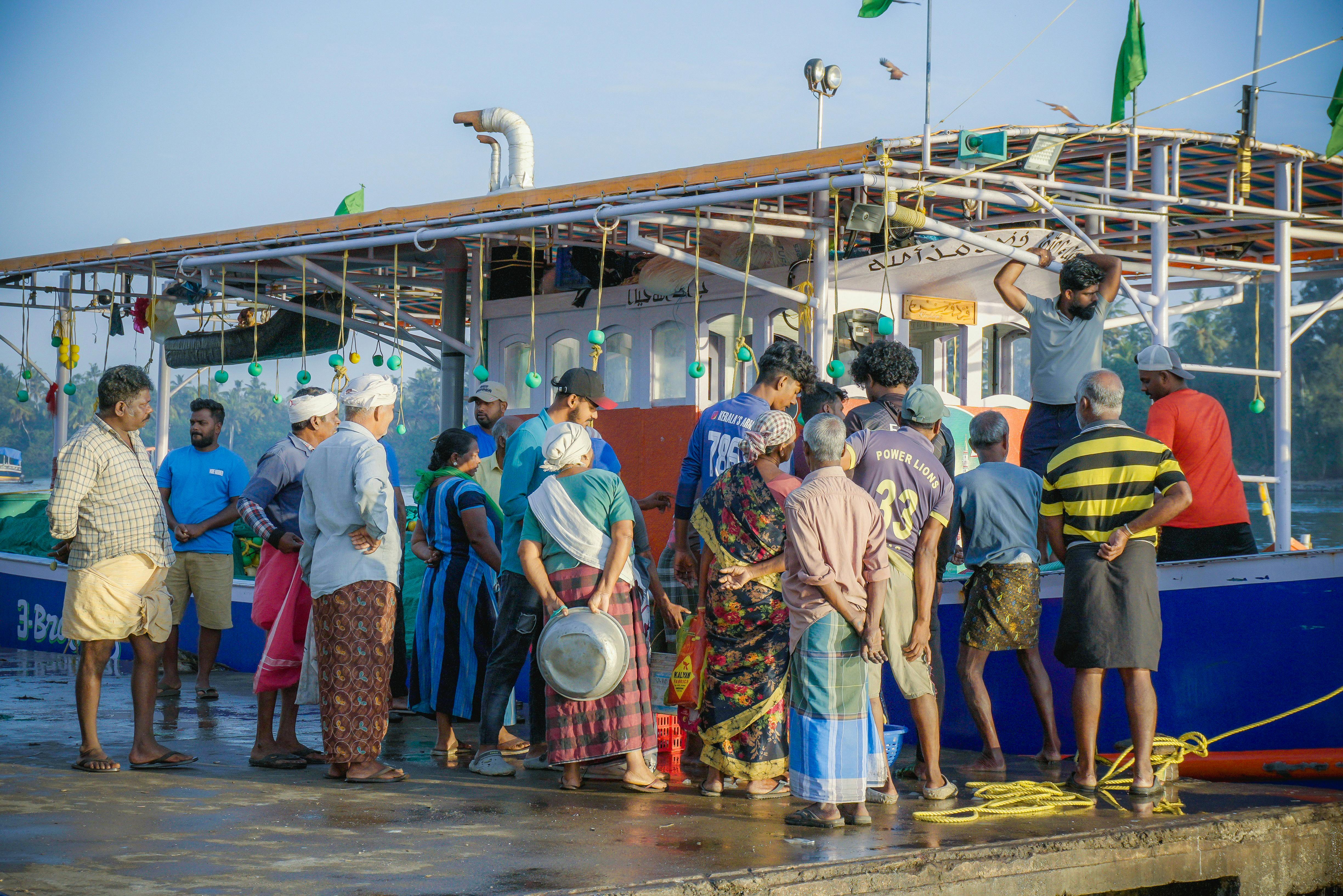 Lively morning scene at Perumathura harbor · Free Stock Photo
