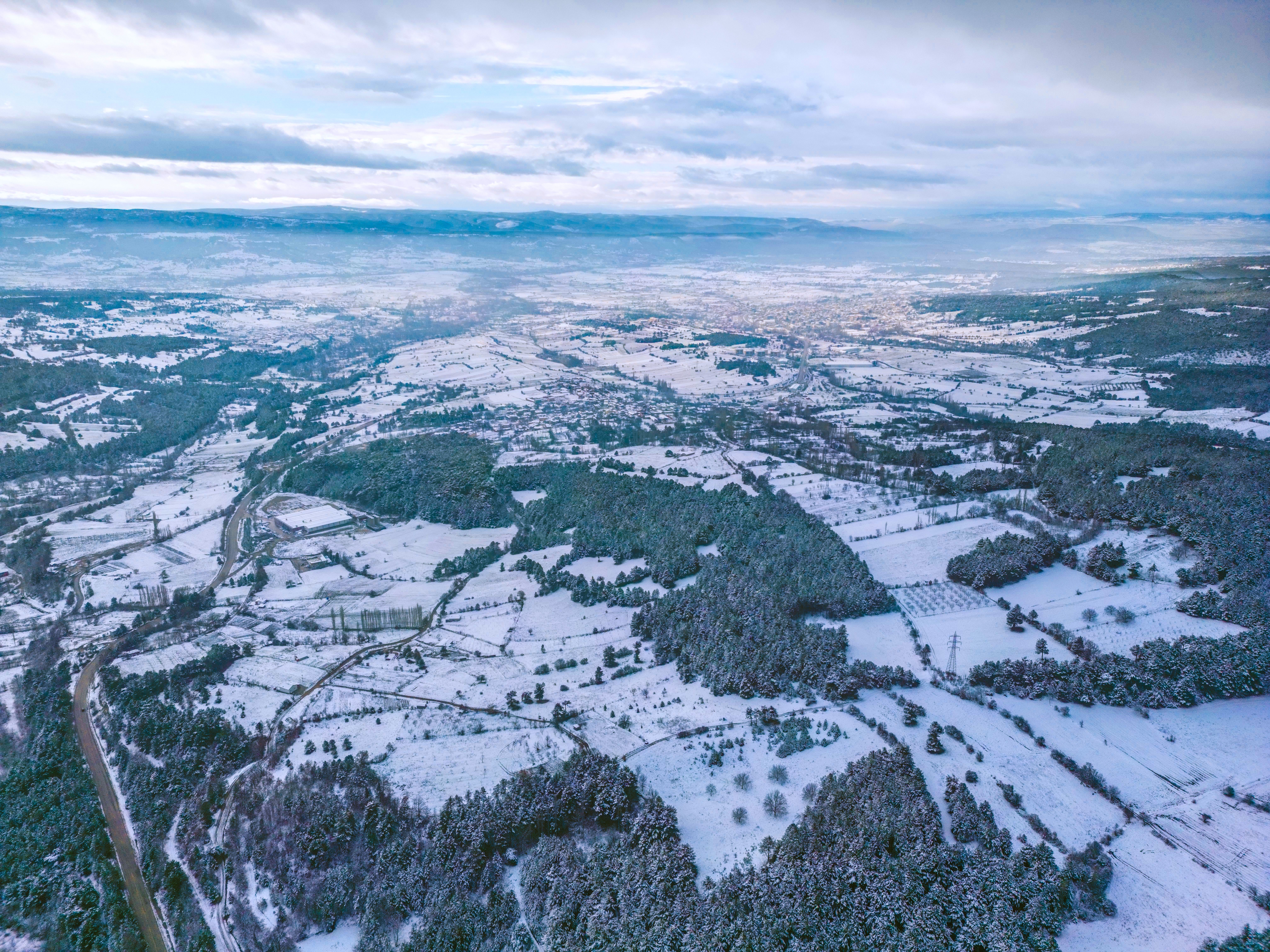 Vista Aérea Del Paisaje Invernal Desde Arriba · Foto de stock gratuita