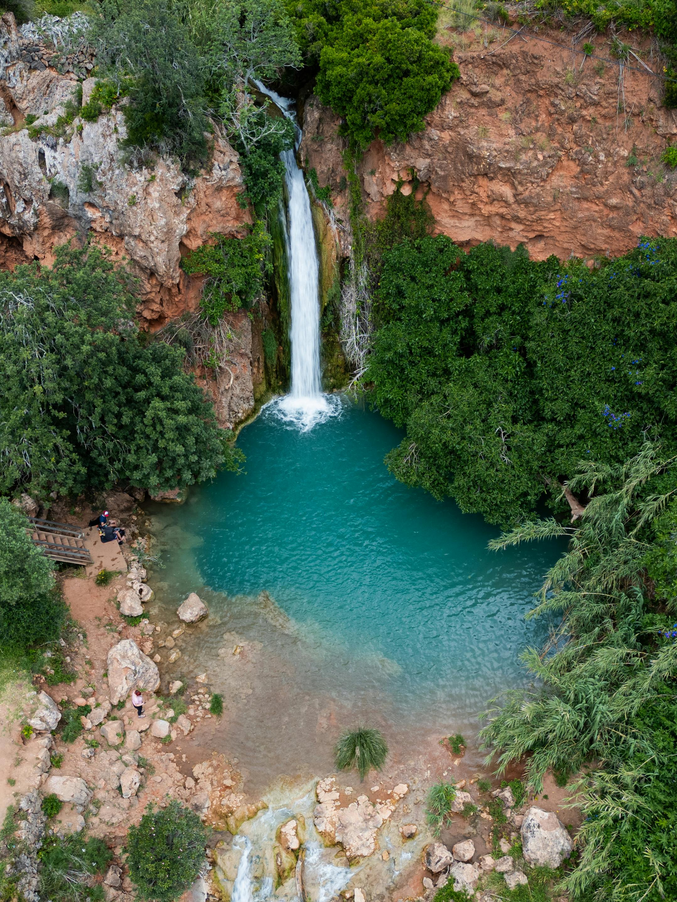 Wunderschöner Wasserfall Und Pool In Faro, Portugal · Kostenloses Stock ...