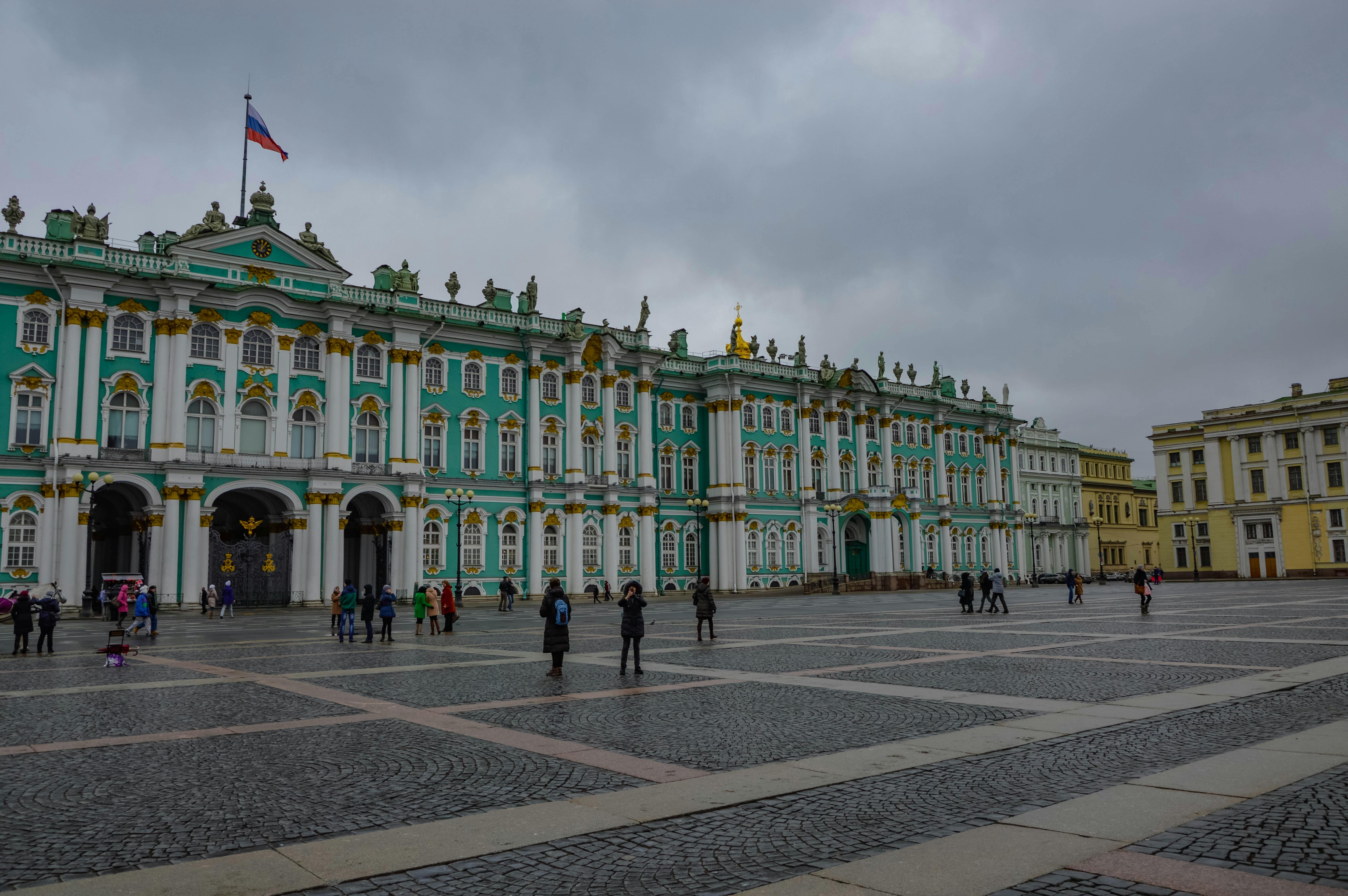 Exterior Del Palacio De Invierno En San Petersburgo · Foto de stock ...