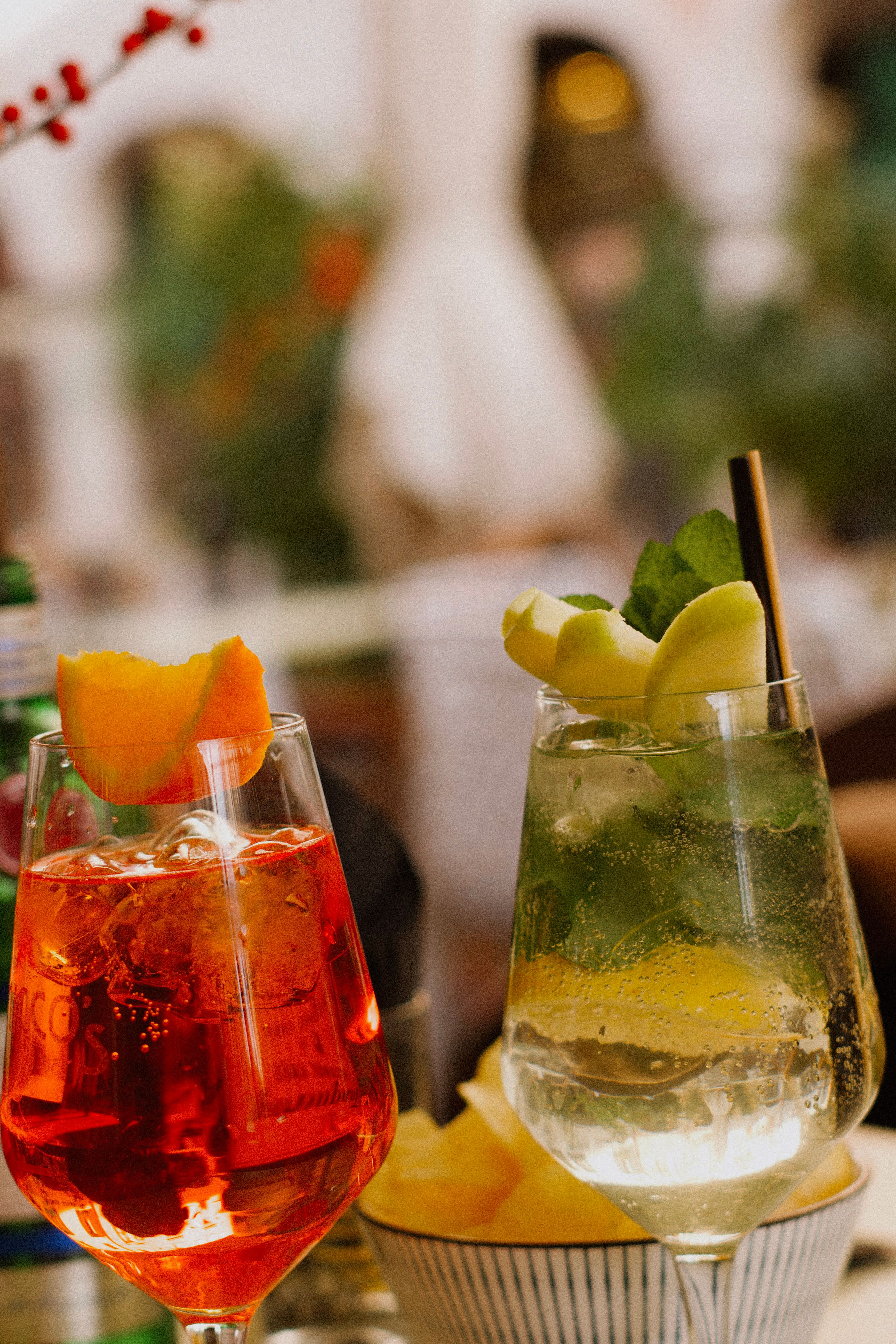 Refreshing Cocktails with Lime and Garnish · Free Stock Photo