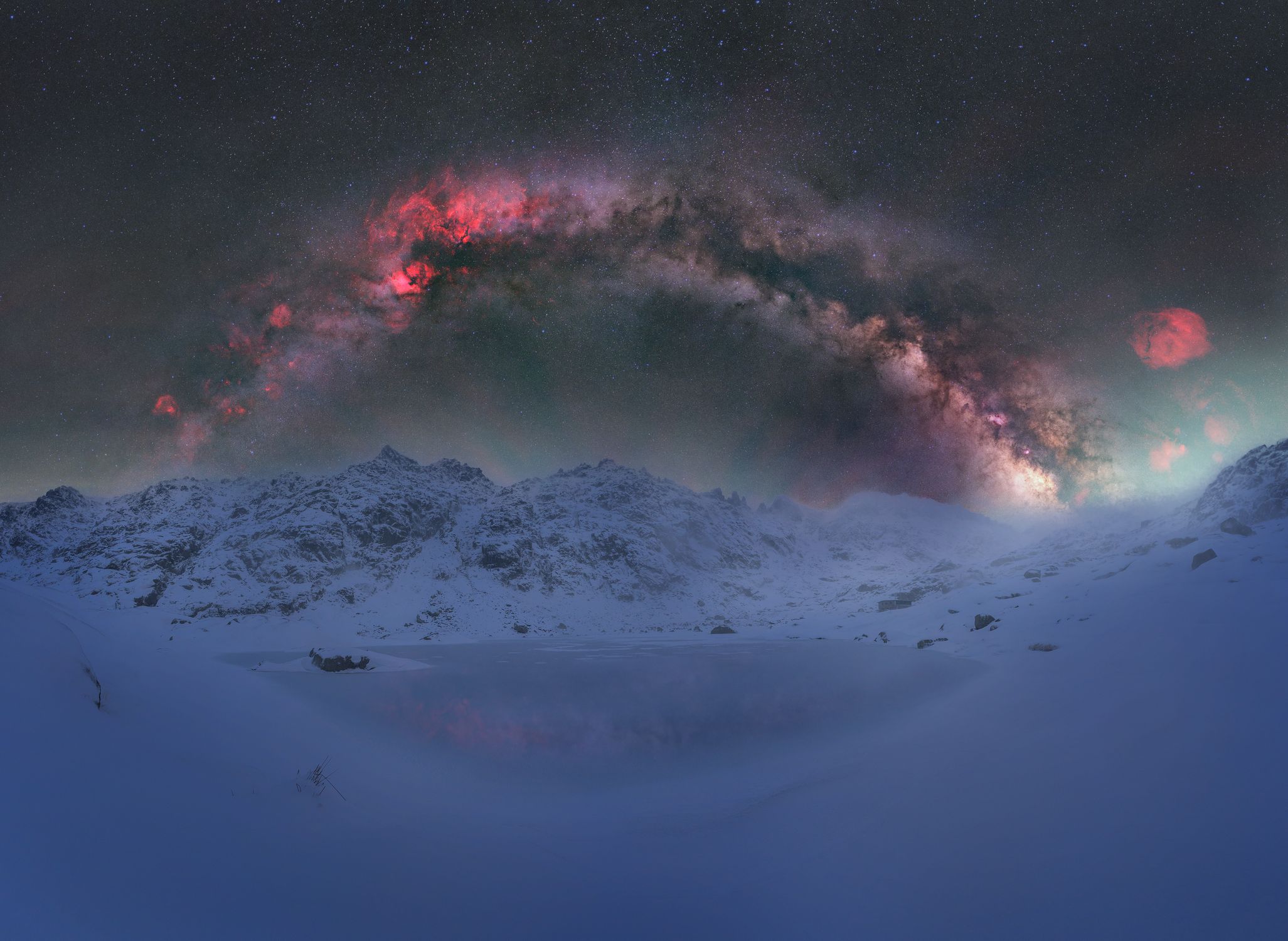 Stunning Night Sky with Milky Way over Snowy Mountains · Free Stock Photo